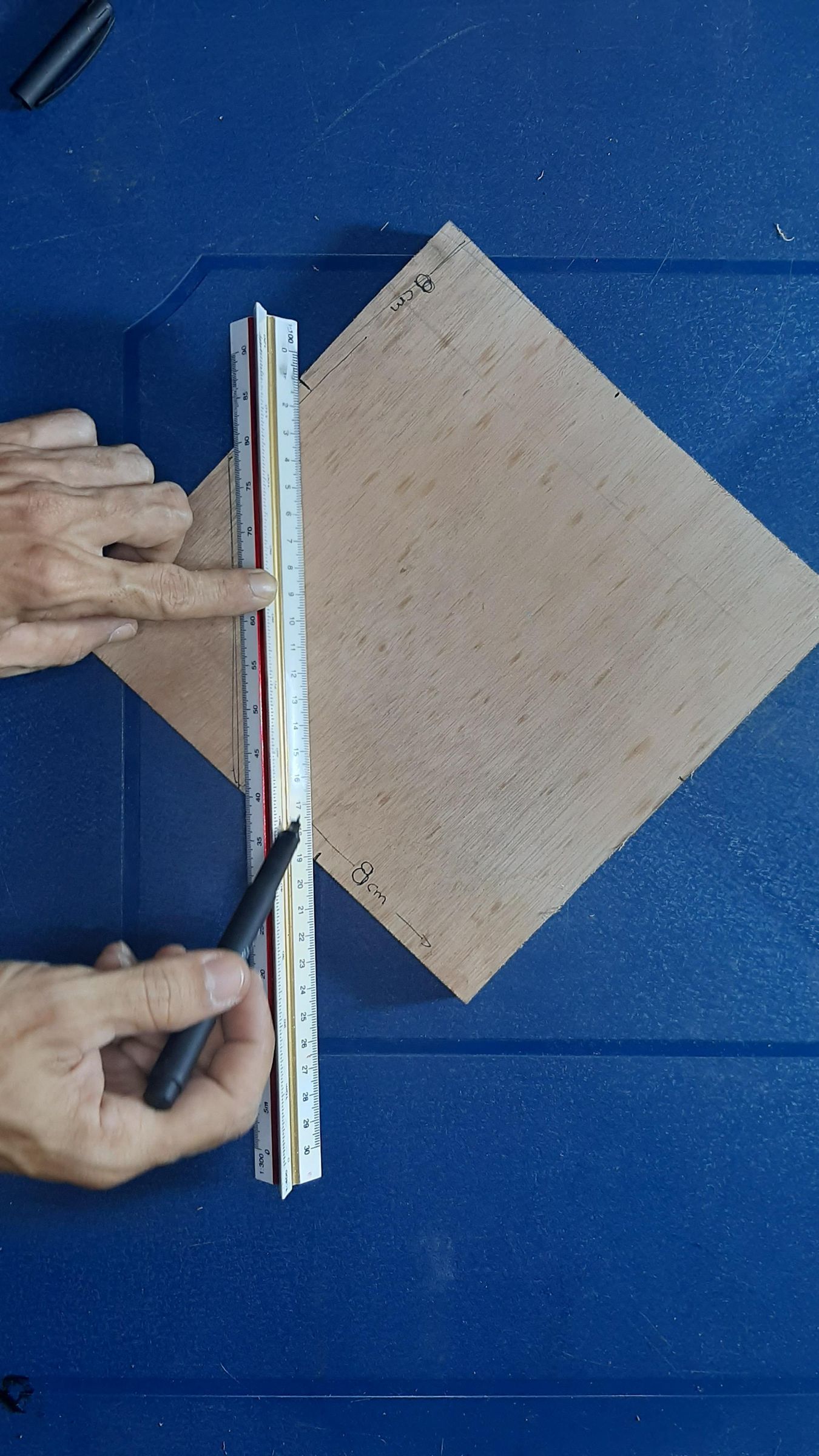 FUTURISTIC CORNER STAND : 10 Steps (with Pictures) - Instructables