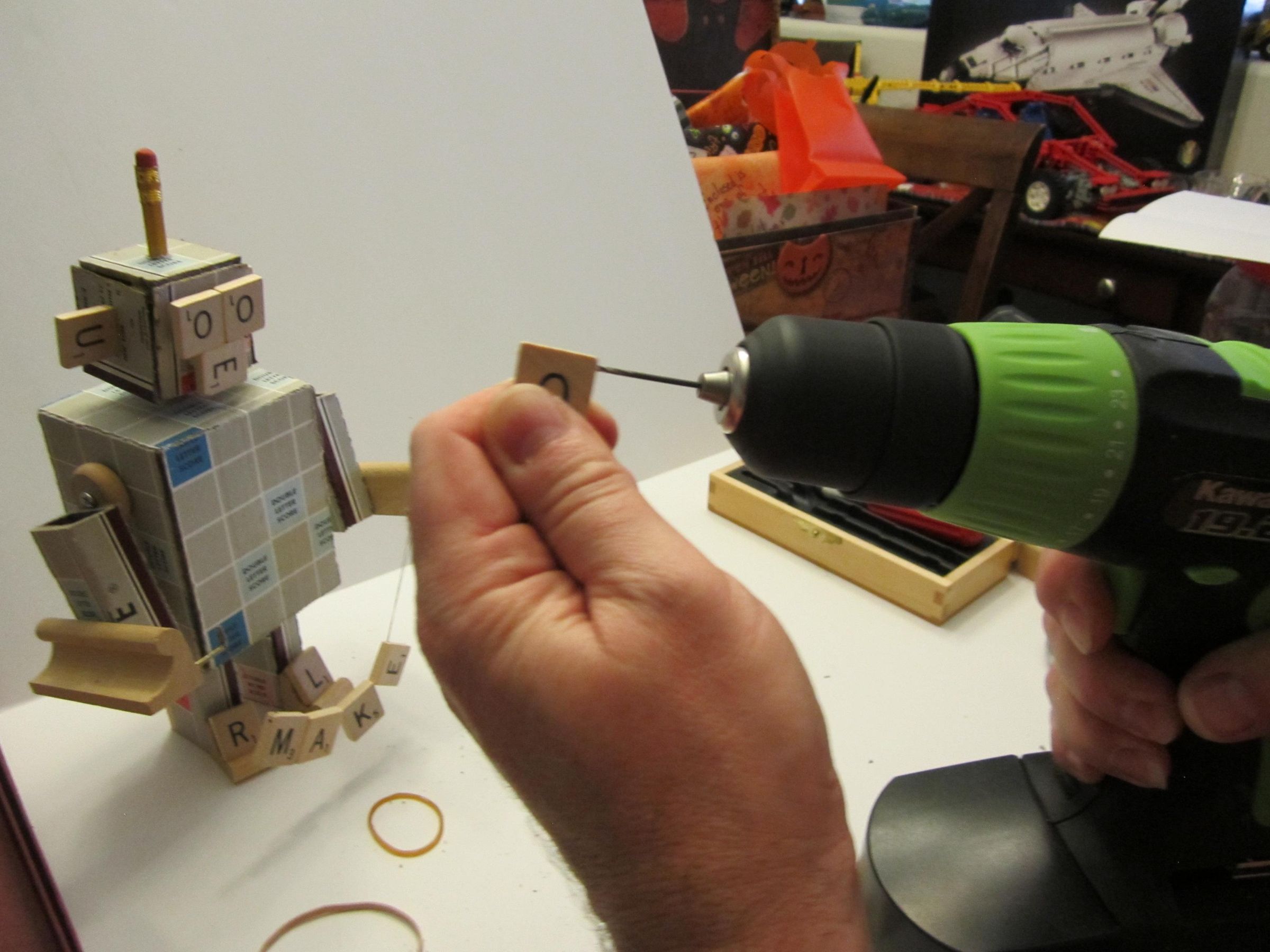 Meet 'OOE' the Scrabble Robot : 6 Steps (with Pictures) - Instructables