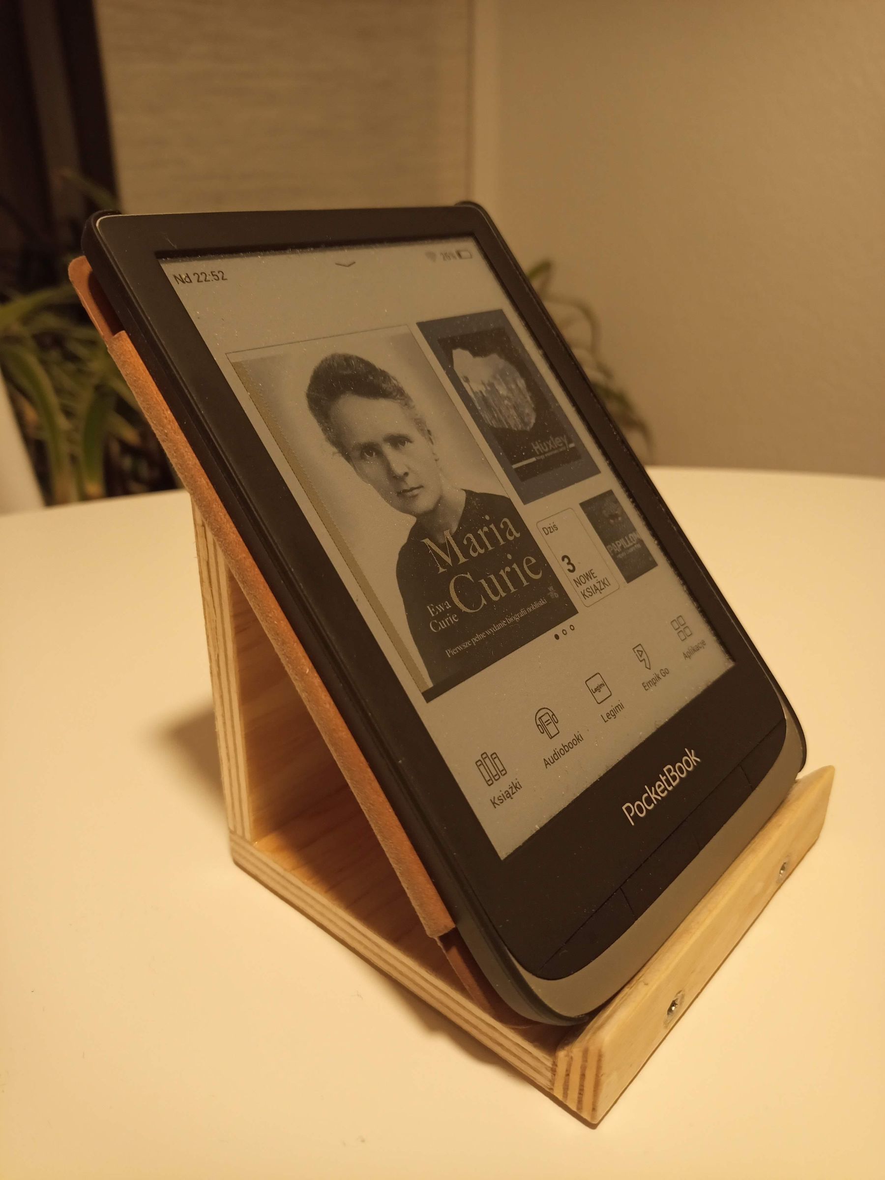 Simple E-Reader, Tablet or Phone Stand : 8 Steps (with Pictures ...