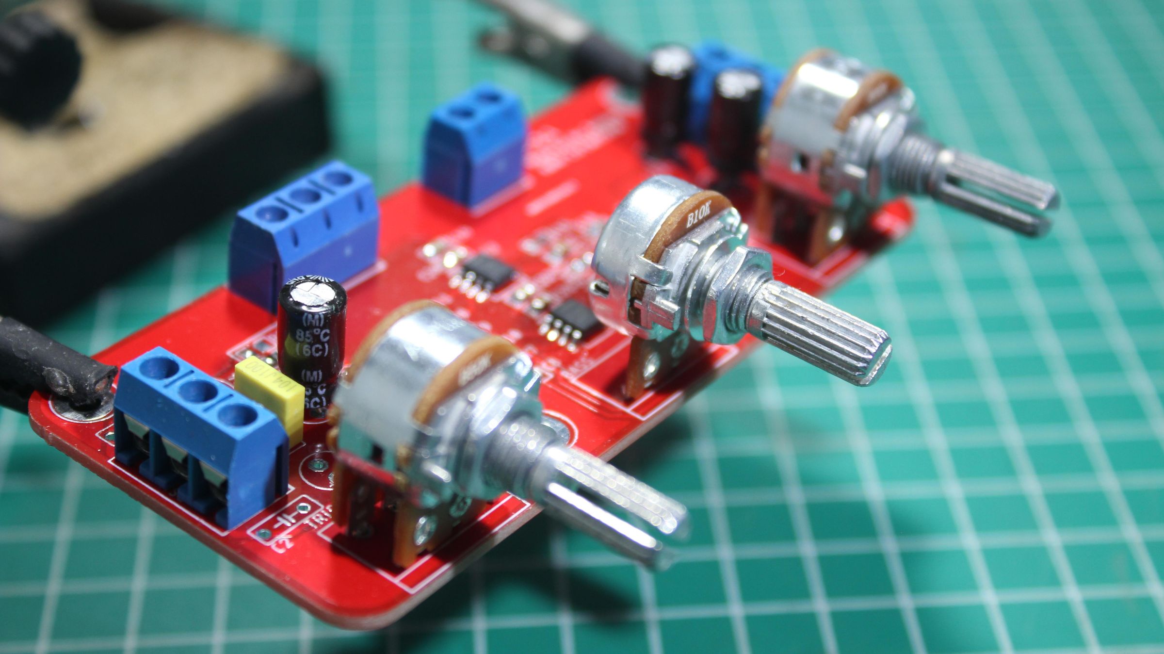 How to Make a Tone Control LM358 for Amplifier 2.1 : 7 Steps (with ...