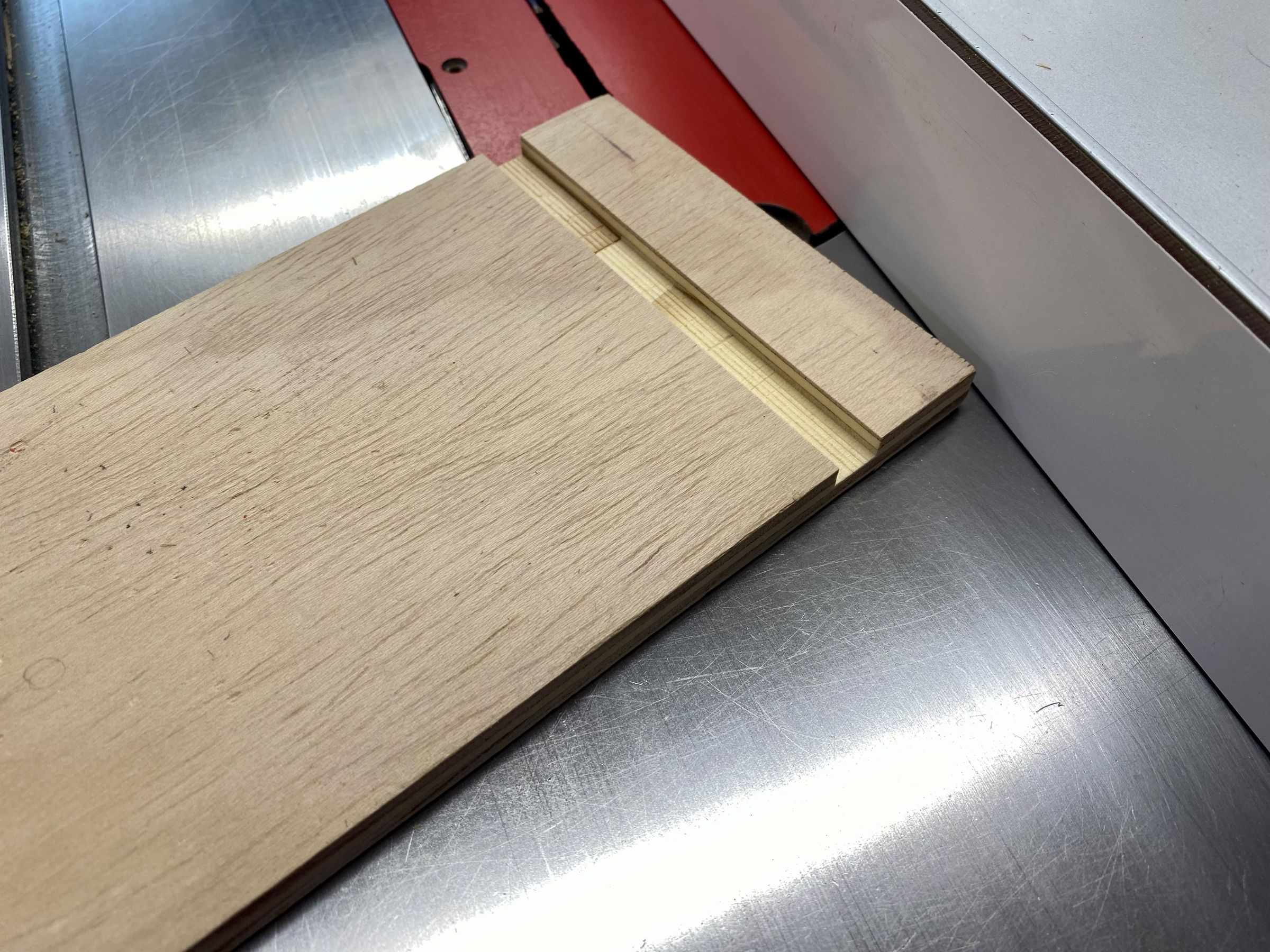 Thin-Strip Cutting Jig With Micro Adjustment : 4 Steps (with Pictures ...