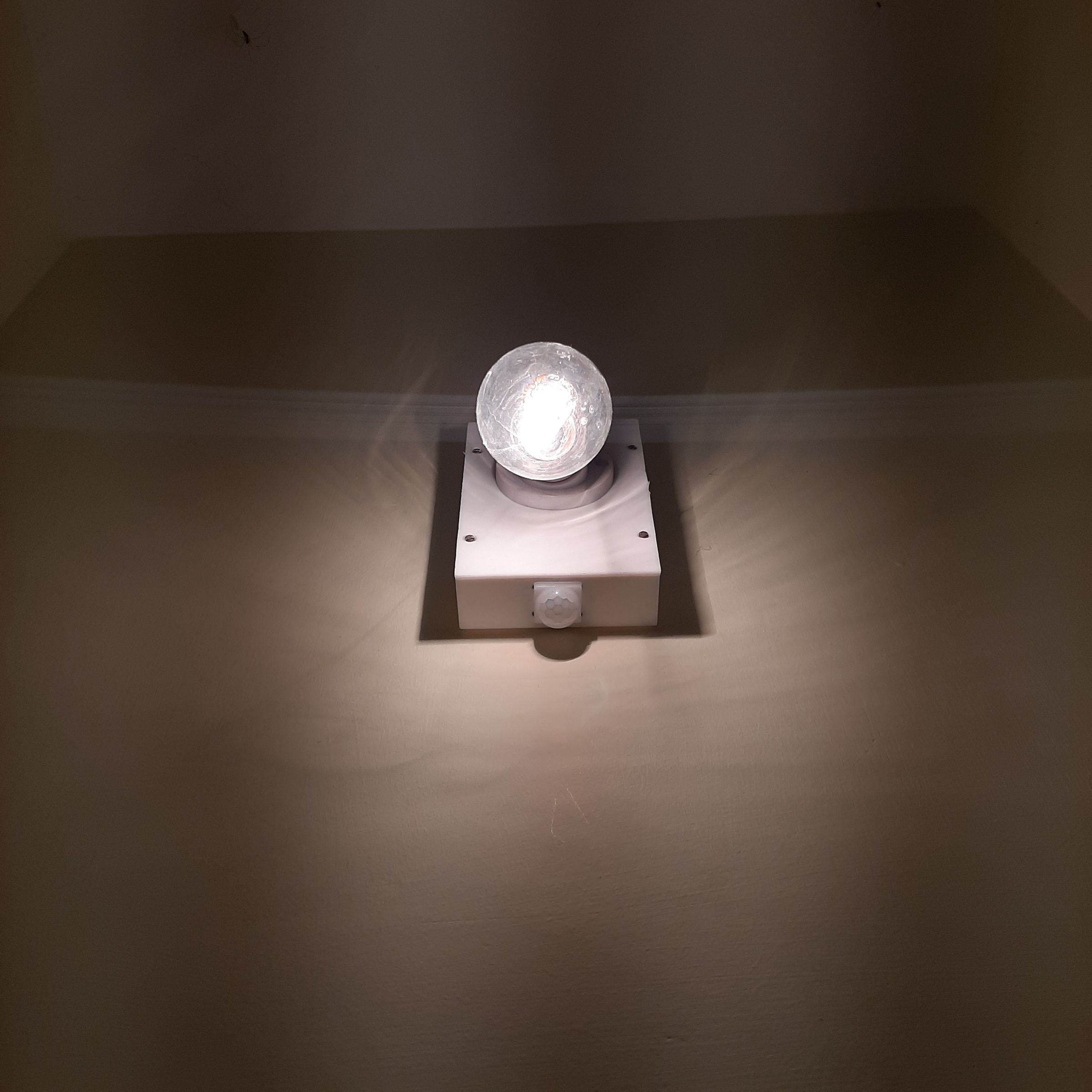 Automatic Bulb Using PIR Sensor : 3 Steps - Instructables