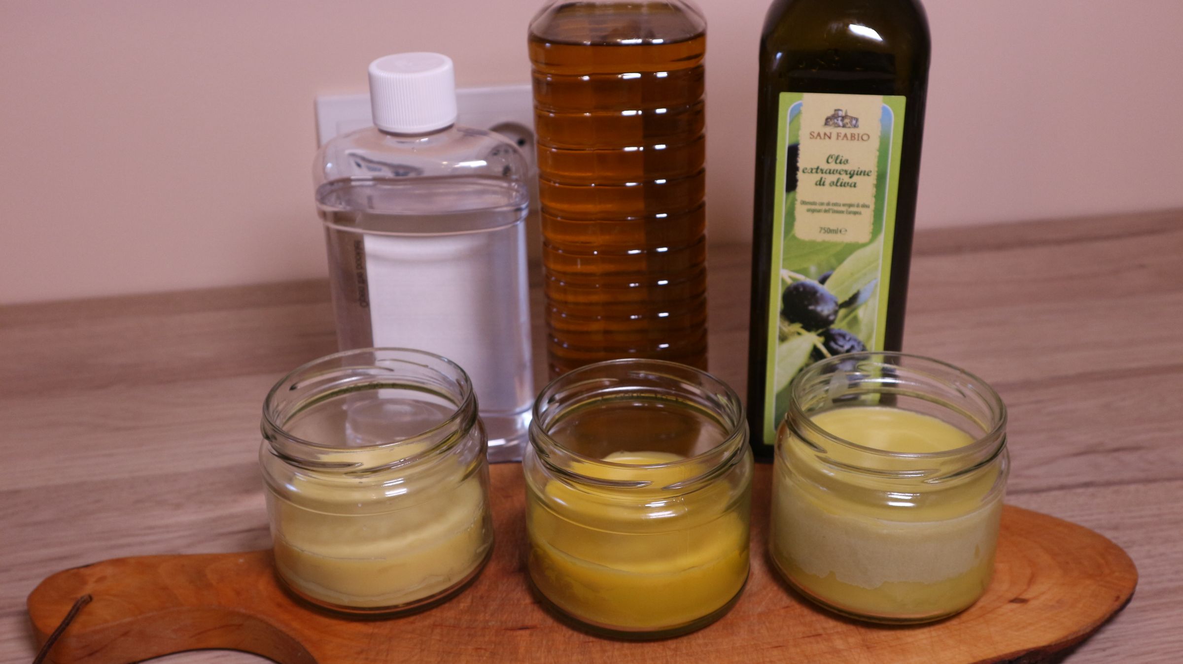 How to Make Food Safe Finishing Wax : 4 Steps (with Pictures ...