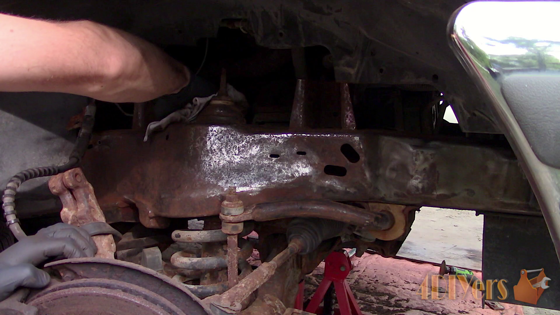 How to Clean Up a Rusty Frame on a Budget : 9 Steps - Instructables