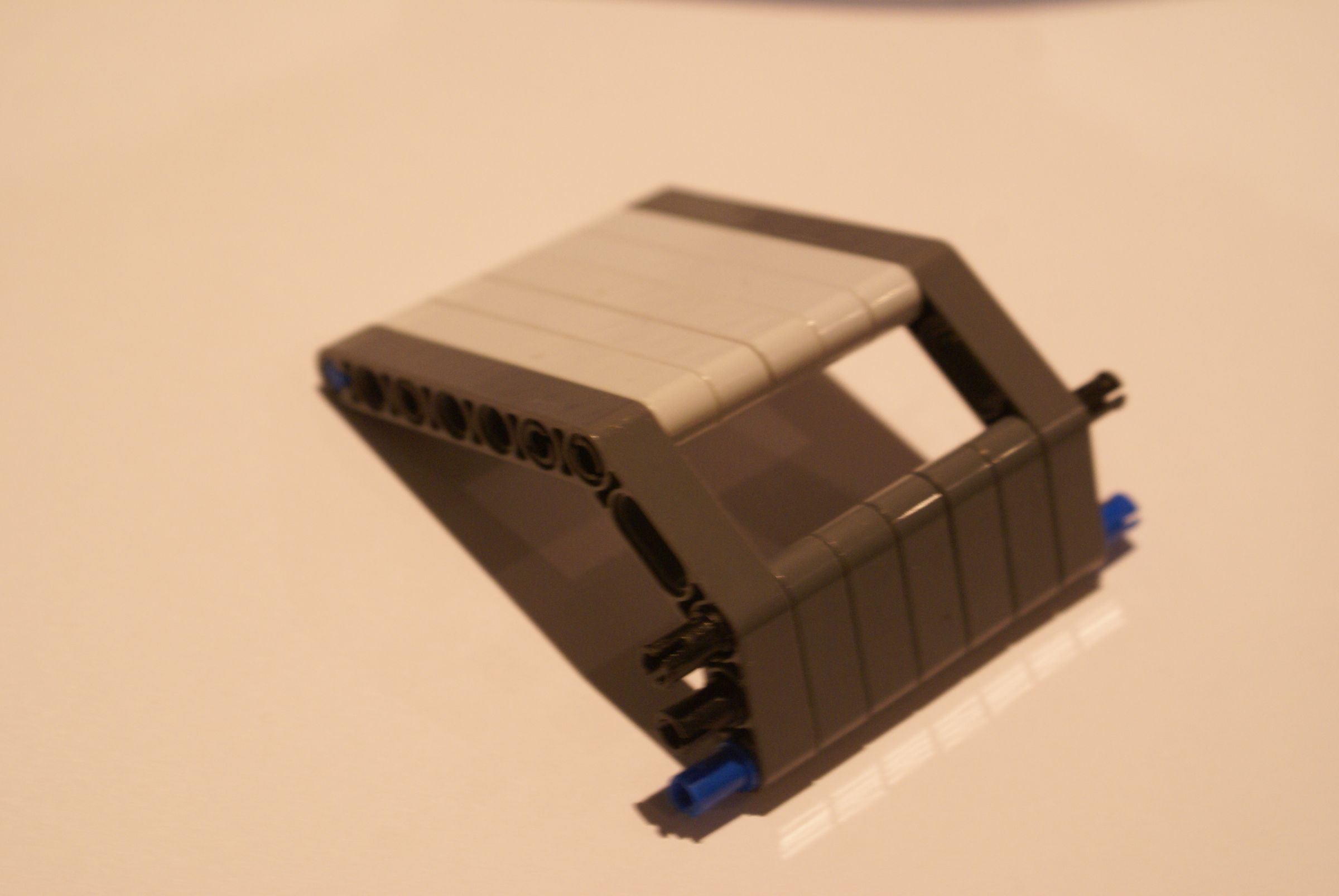 Simplistic Lego IPhone 4 Stand : 5 Steps - Instructables