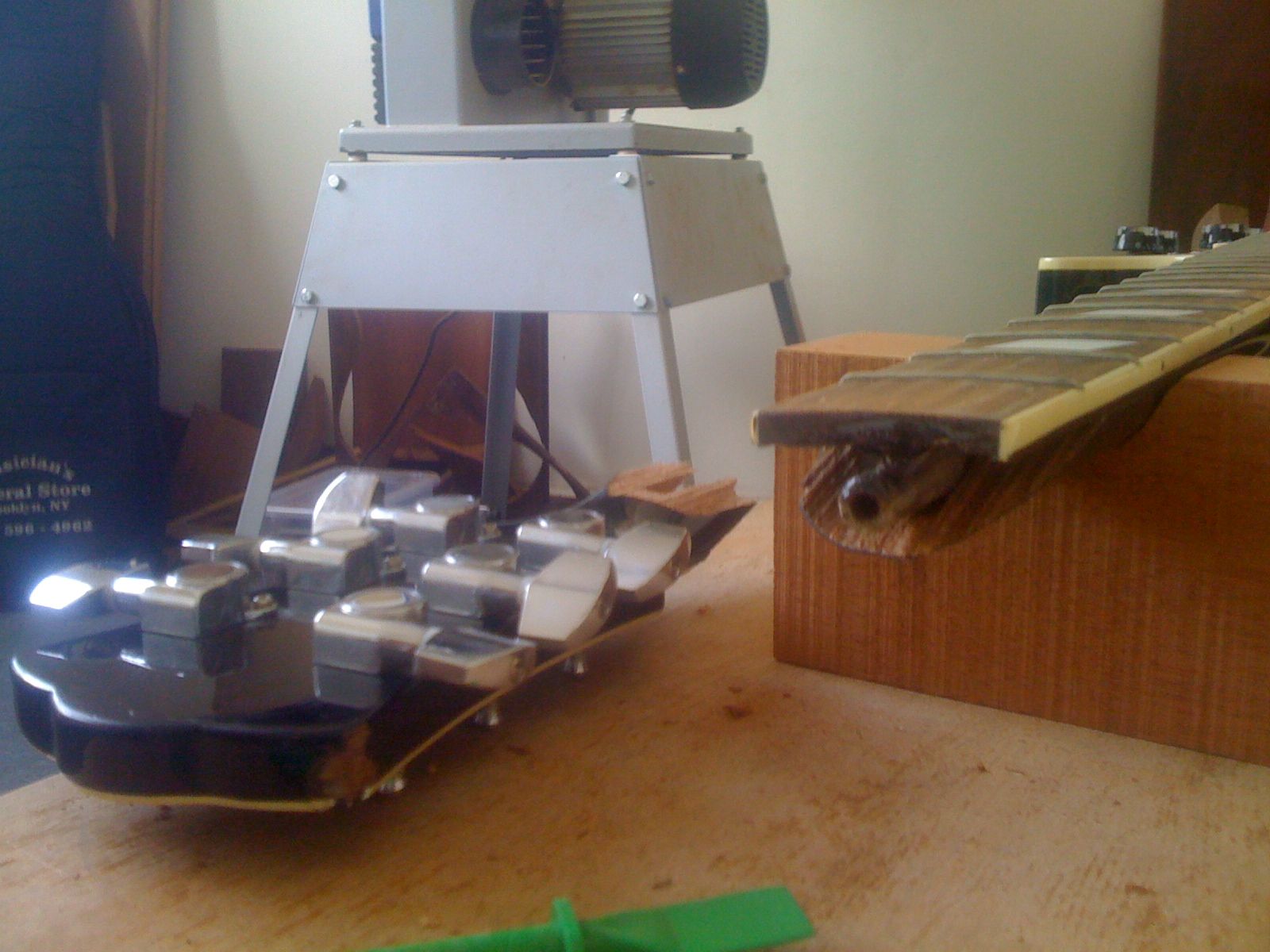 Fixing a Broken Guitar Neck : 5 Steps - Instructables