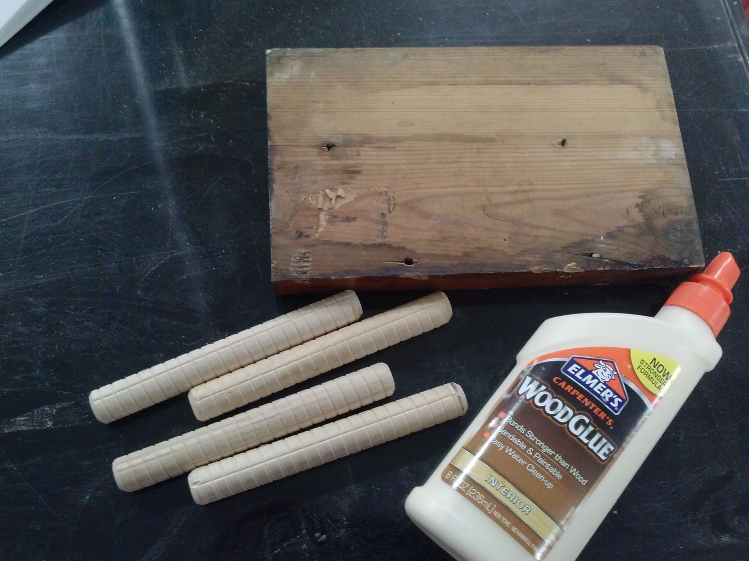 Dowel Peg Tablet Stand : 6 Steps (with Pictures) - Instructables
