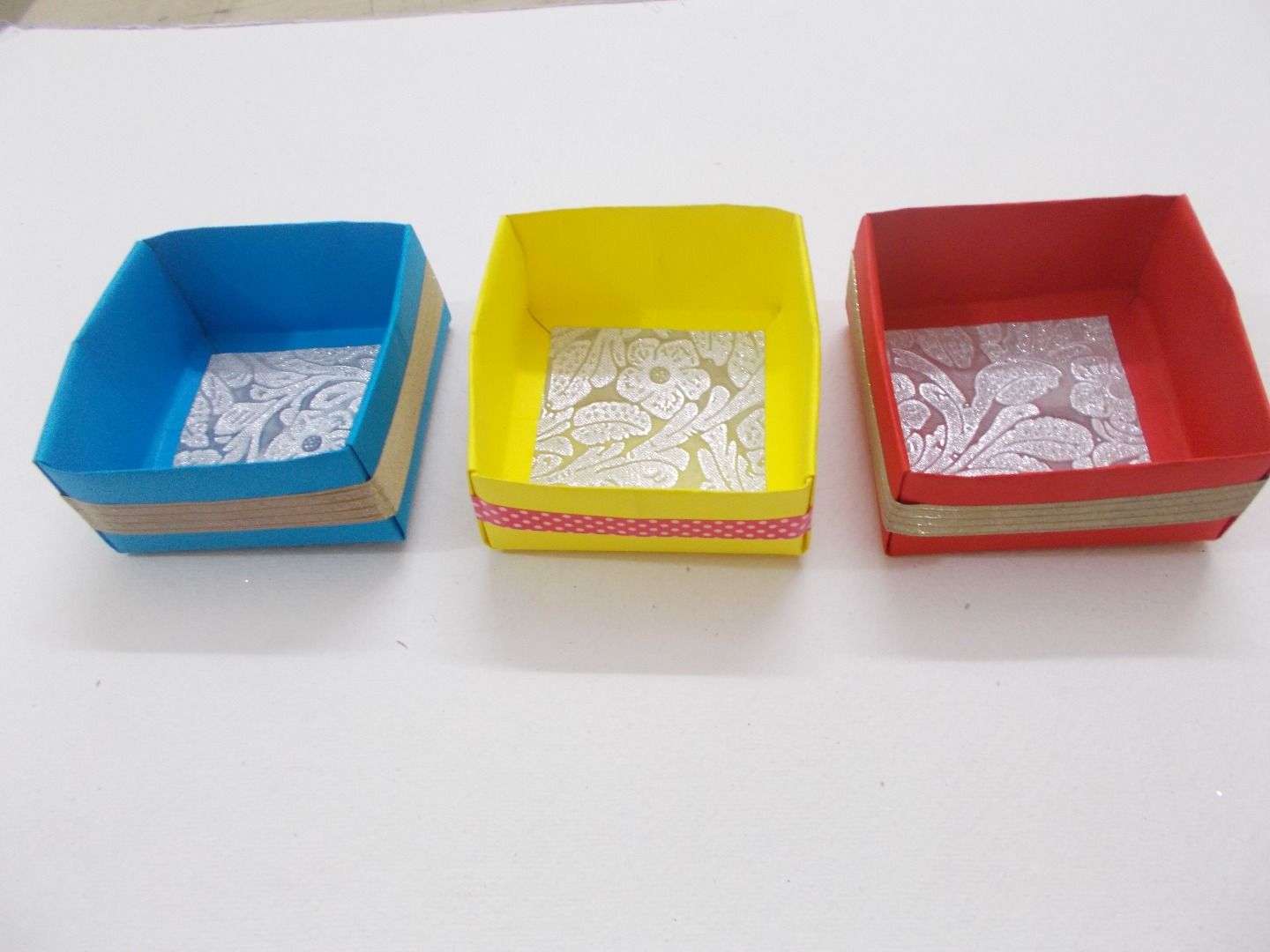 DIY Projects : How to Make an Origami Organizer : 6 Steps (with ...