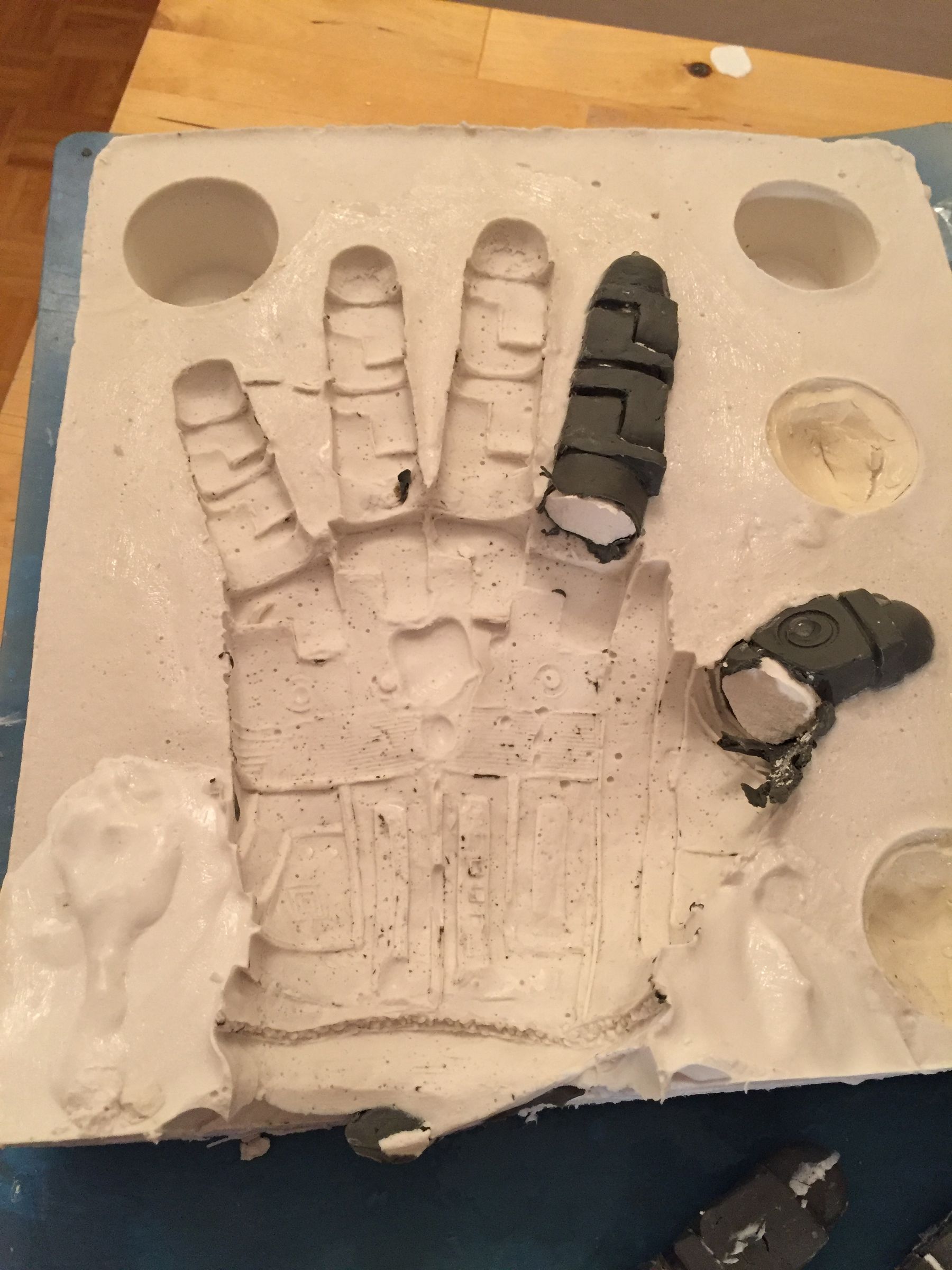 Terminator Glove and Eye : 15 Steps (with Pictures) - Instructables