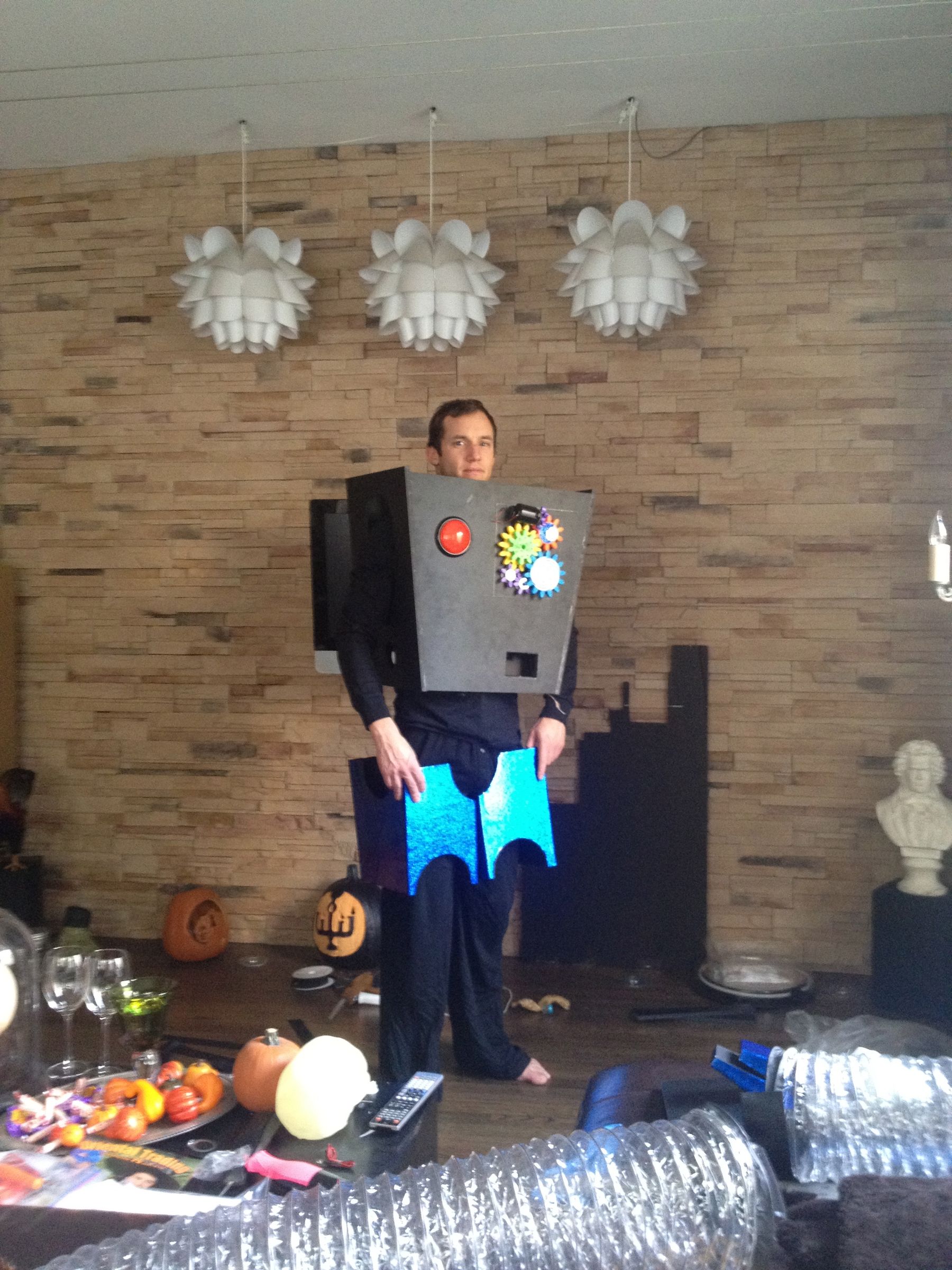 Interactive Vintage Robot Costume (with Pictures) - Instructables