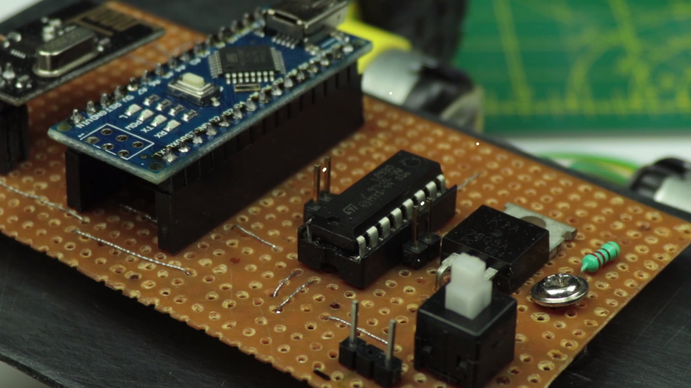 How to Make Arduino Gesture Control Robot at Home Using Radio Module ...