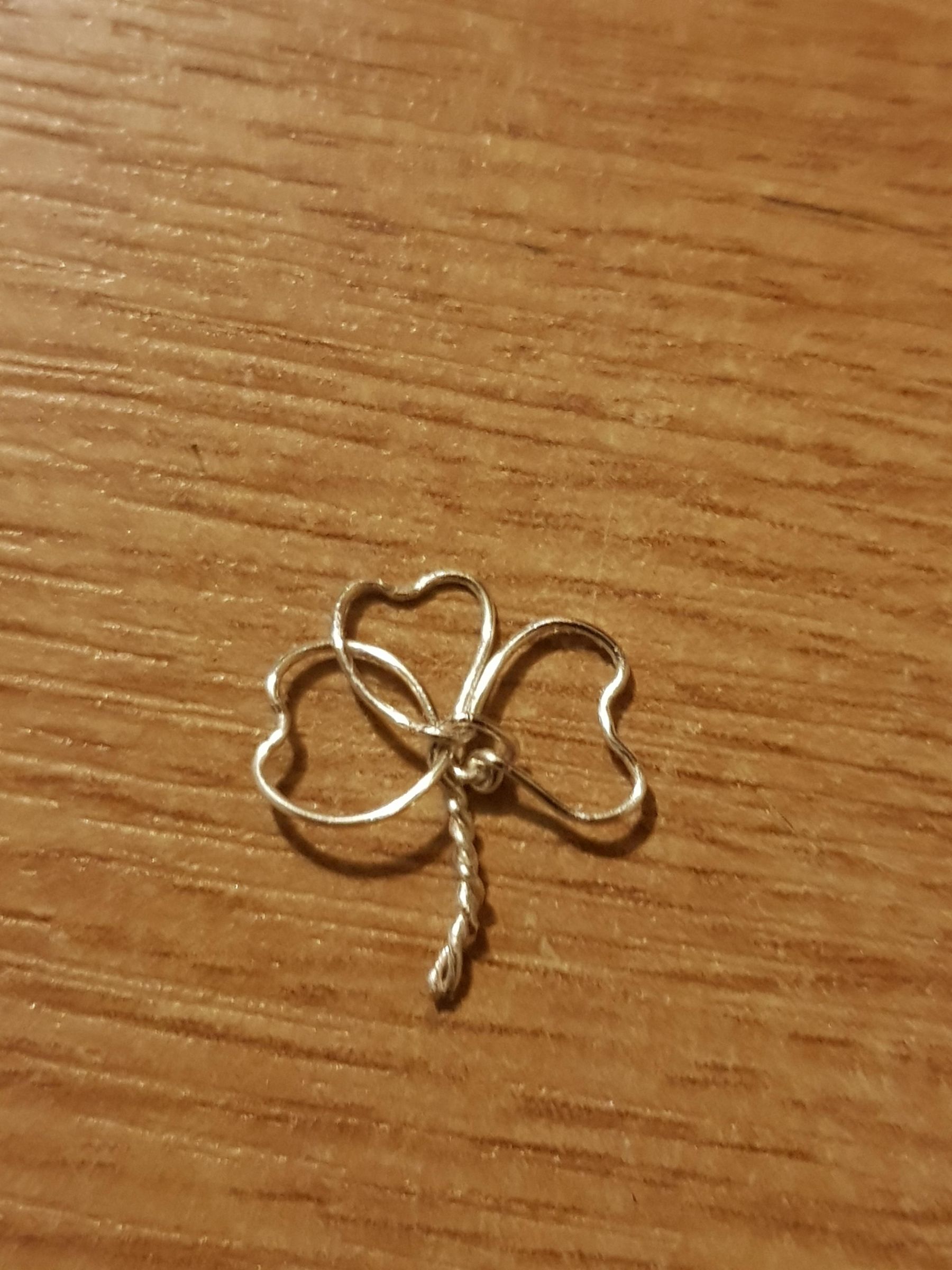 Making a Jewelry Wire 3 Leaf Clover : 6 Steps - Instructables