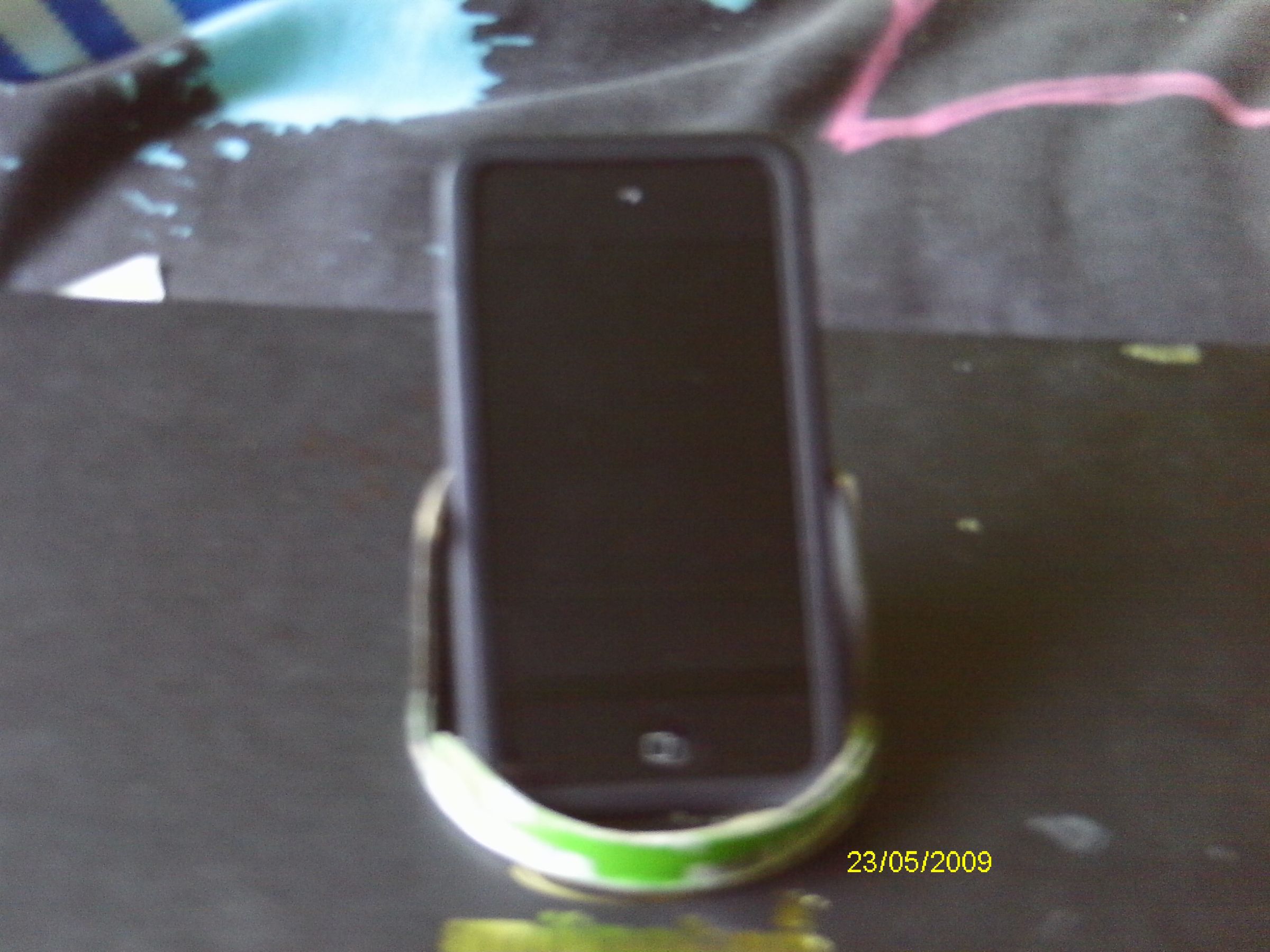 Pringles Ipod Touch Stand!!! - Instructables