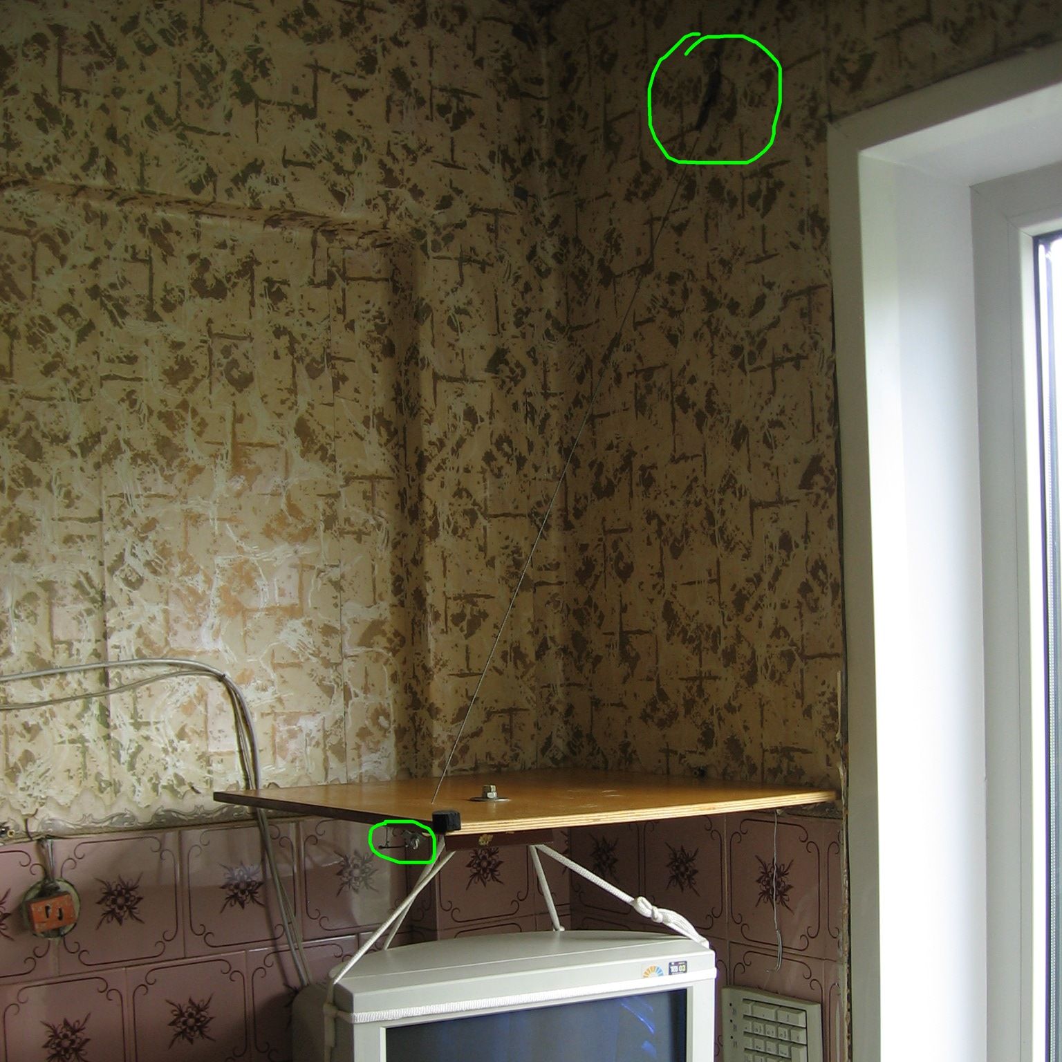 Wall Mount for CRT Monitor - Instructables