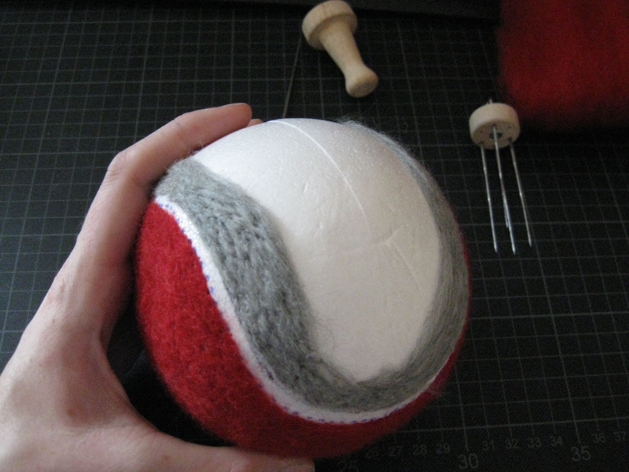 House M.D. Oversized Tennis Ball : 5 Steps (with Pictures) - Instructables
