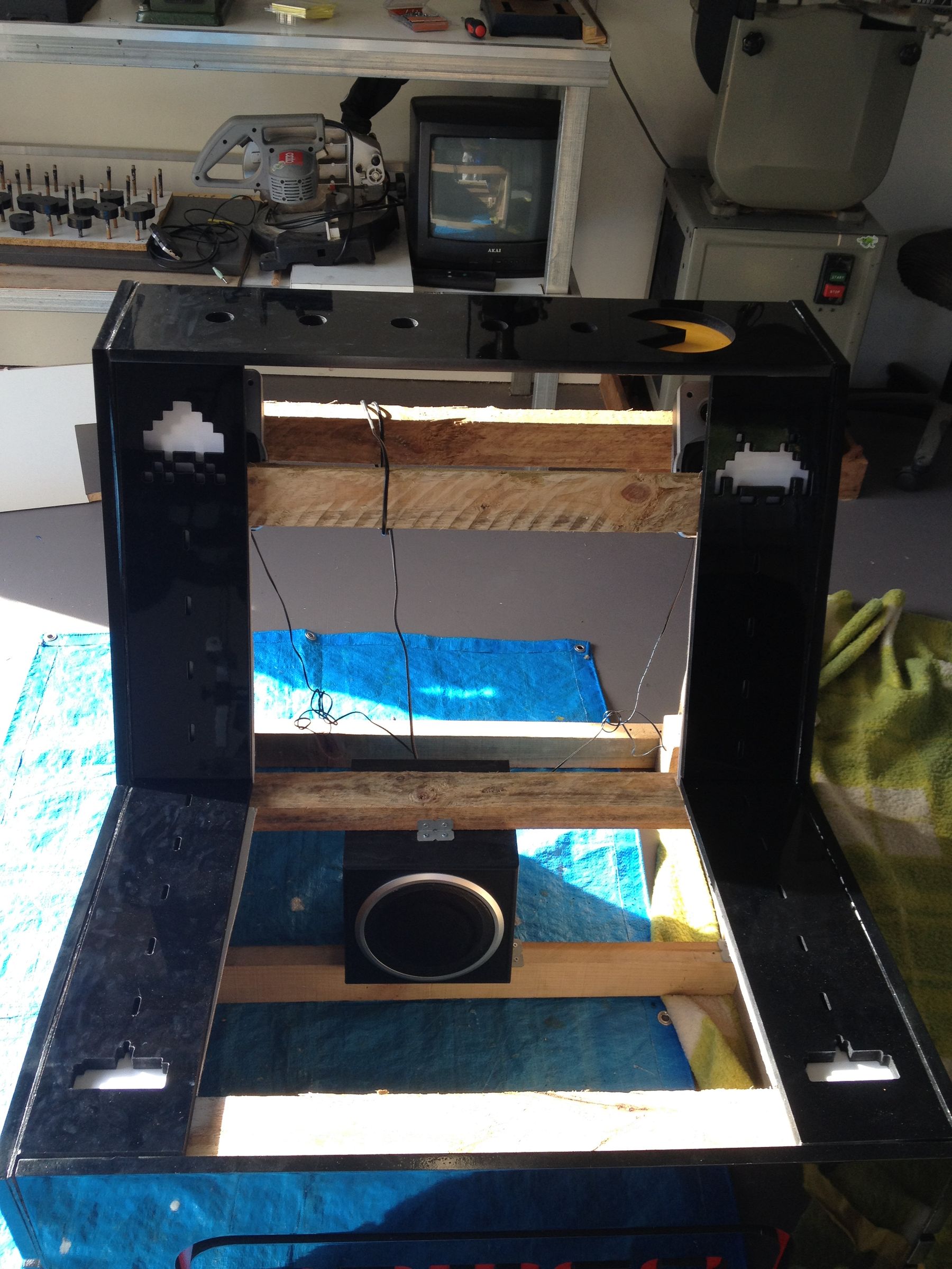 Ultimate Pacman / Space Invaders Gaming Chair With Speakers : 12 Steps ...