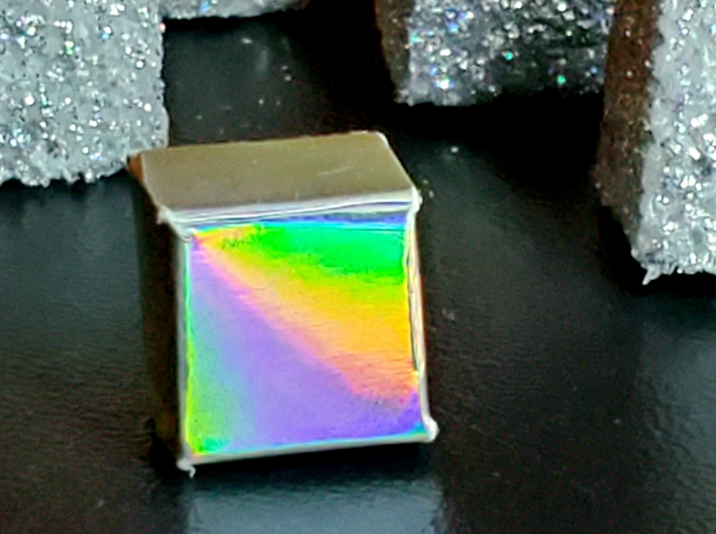 Holographic Paper Cube : 5 Steps (with Pictures) - Instructables