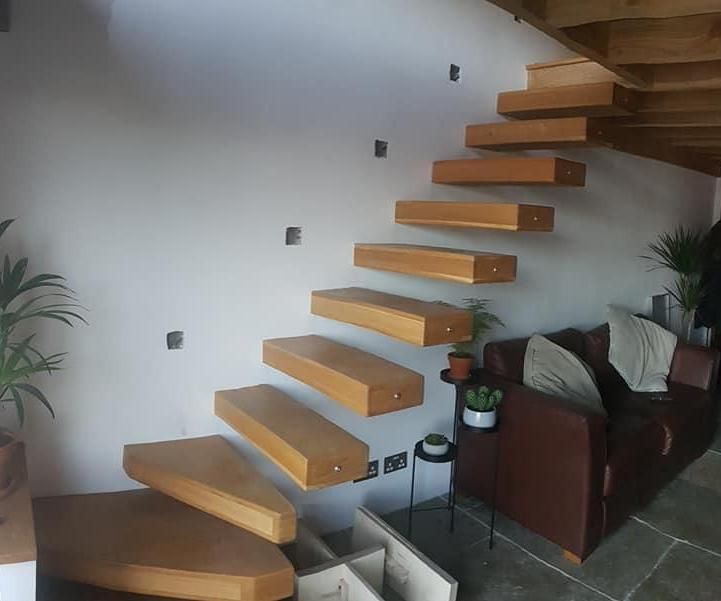 Floating Staircase : 4 Steps - Instructables