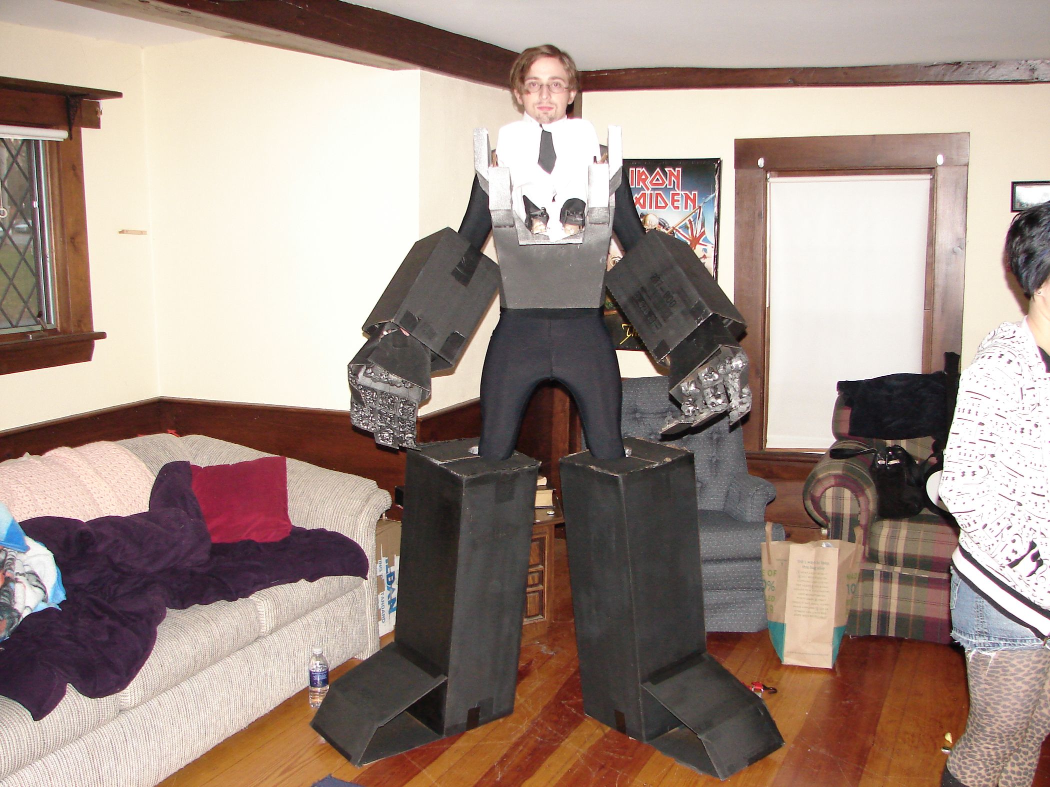 Giant Robot Costume : 9 Steps (with Pictures) - Instructables