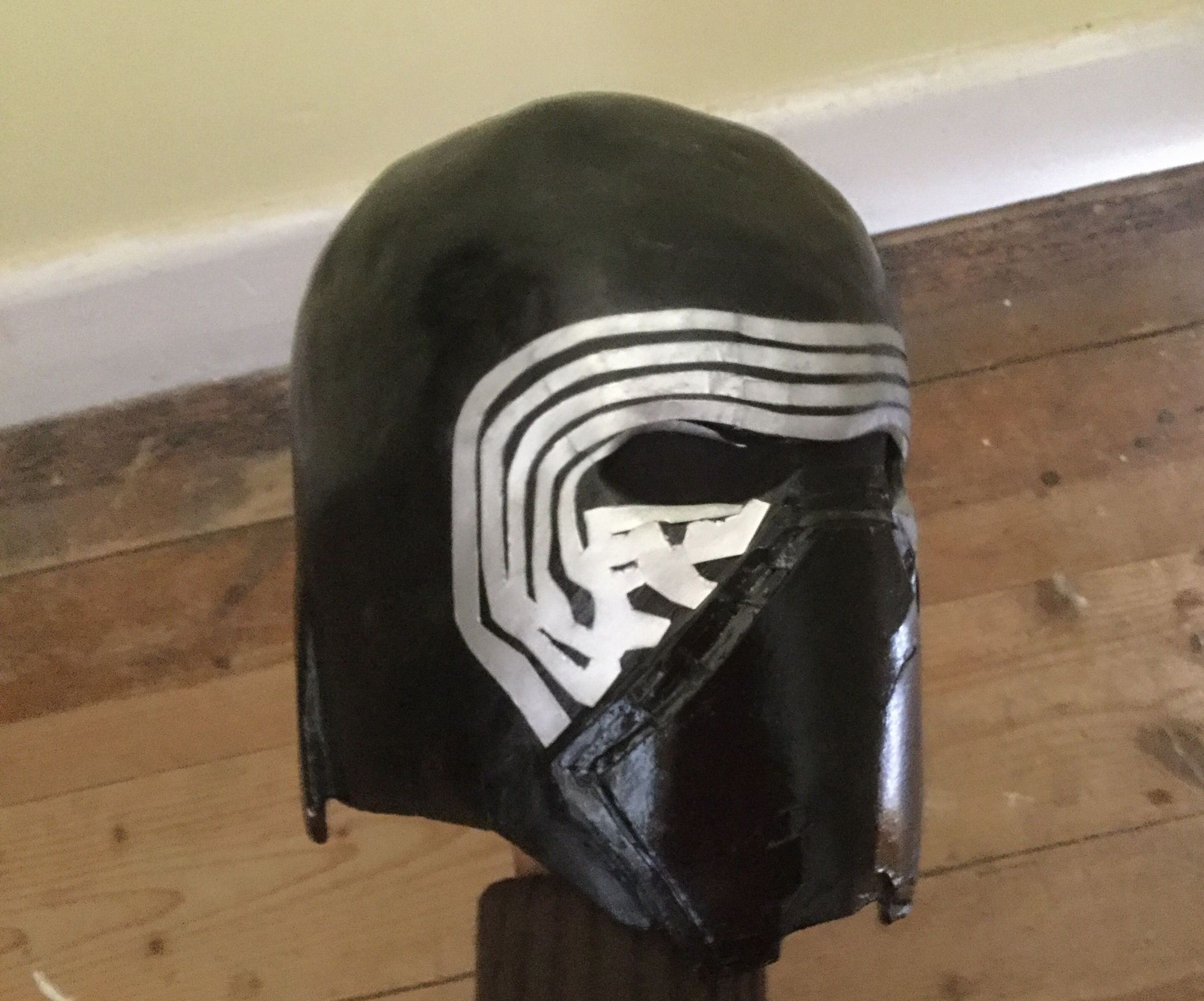 Kylo Ren Mask Tutorial : 6 Steps (with Pictures) - Instructables