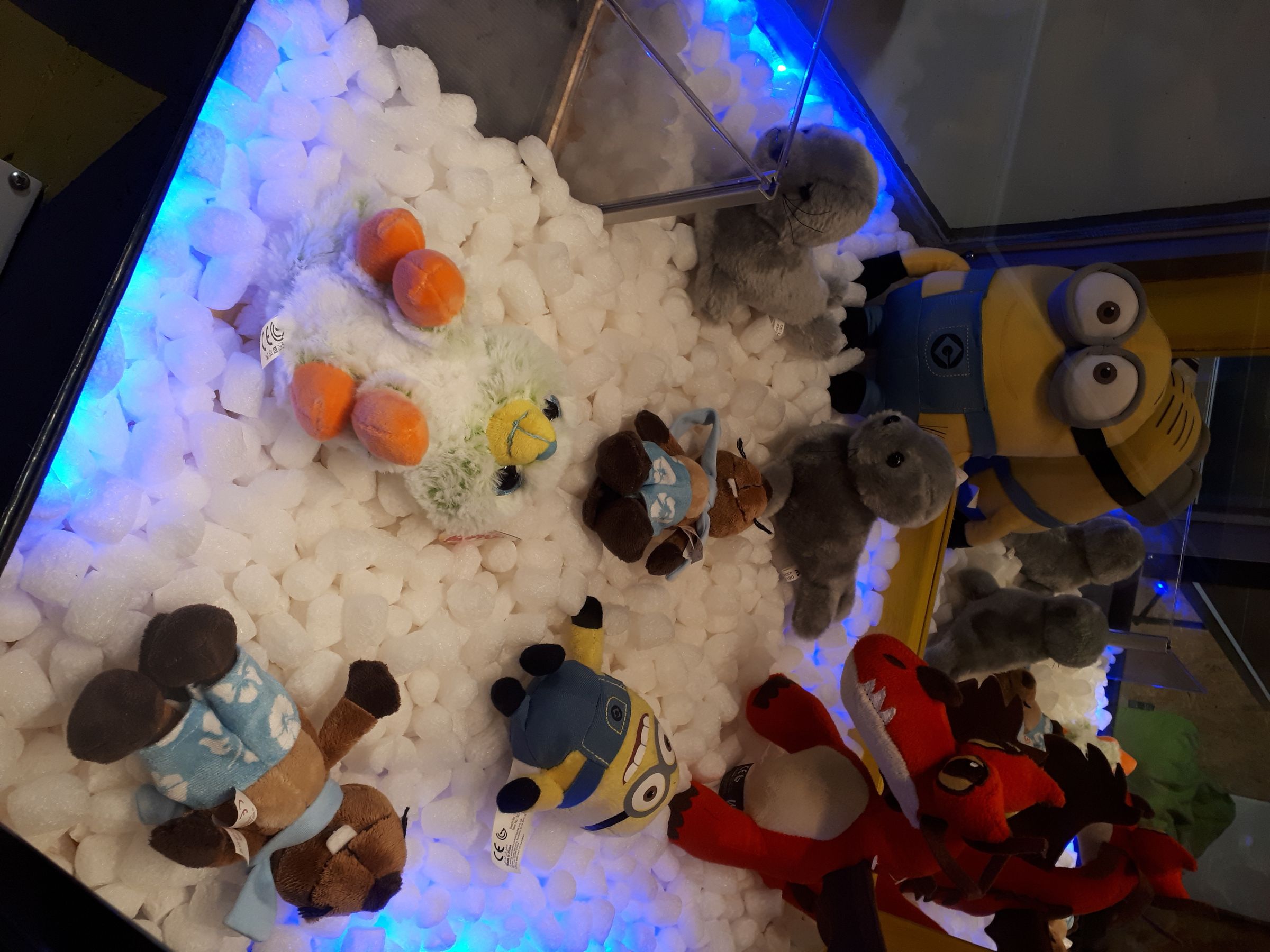 AWESOME HOMEMADE CLAW MACHINE : 5 Steps - Instructables