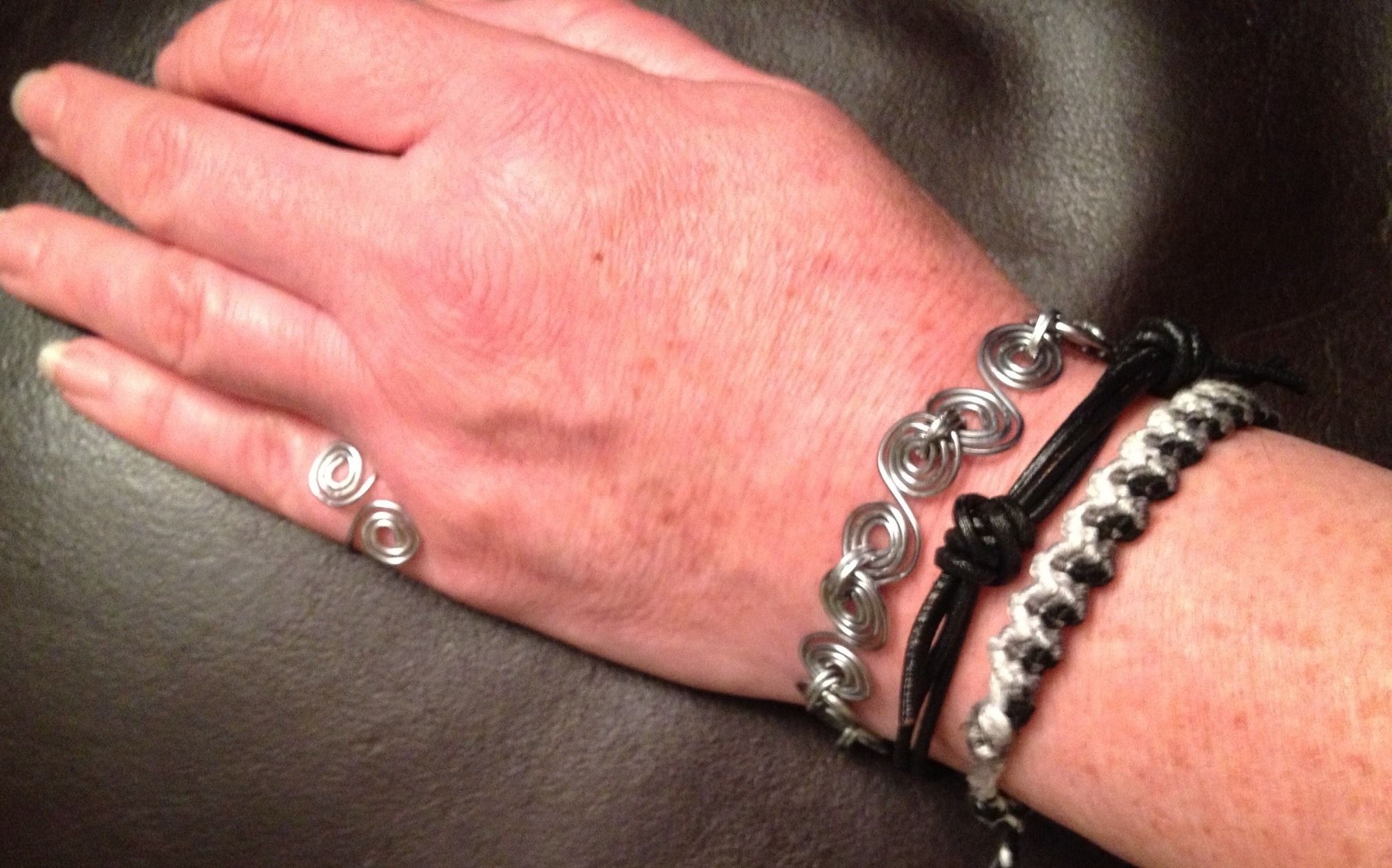Swirly Paperclip Ring : 6 Steps (with Pictures) - Instructables