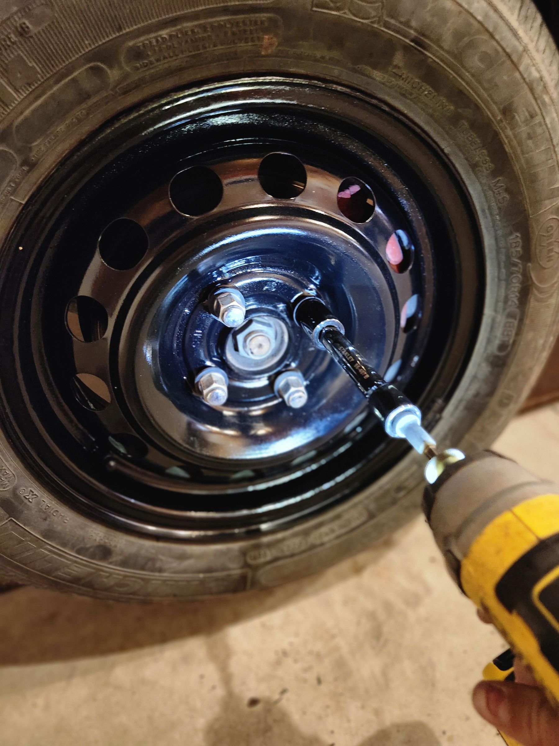 How to Prep and Paint Steel Car Rims : 8 Steps - Instructables