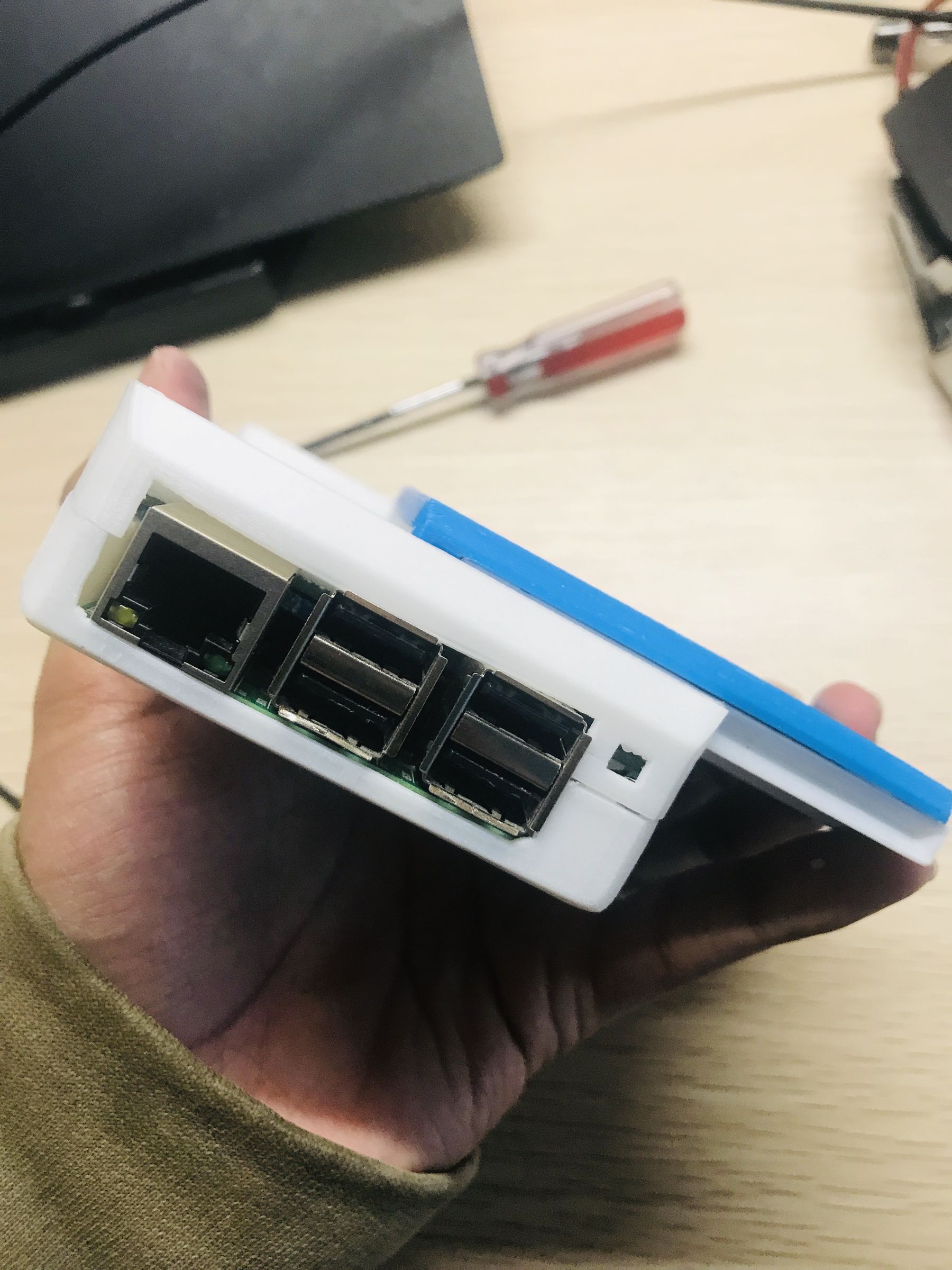 MutantC_v2 - an Easy to Build Raspberry Pi Handheld/UMPC : 8 Steps (with Pictures) - Instructables