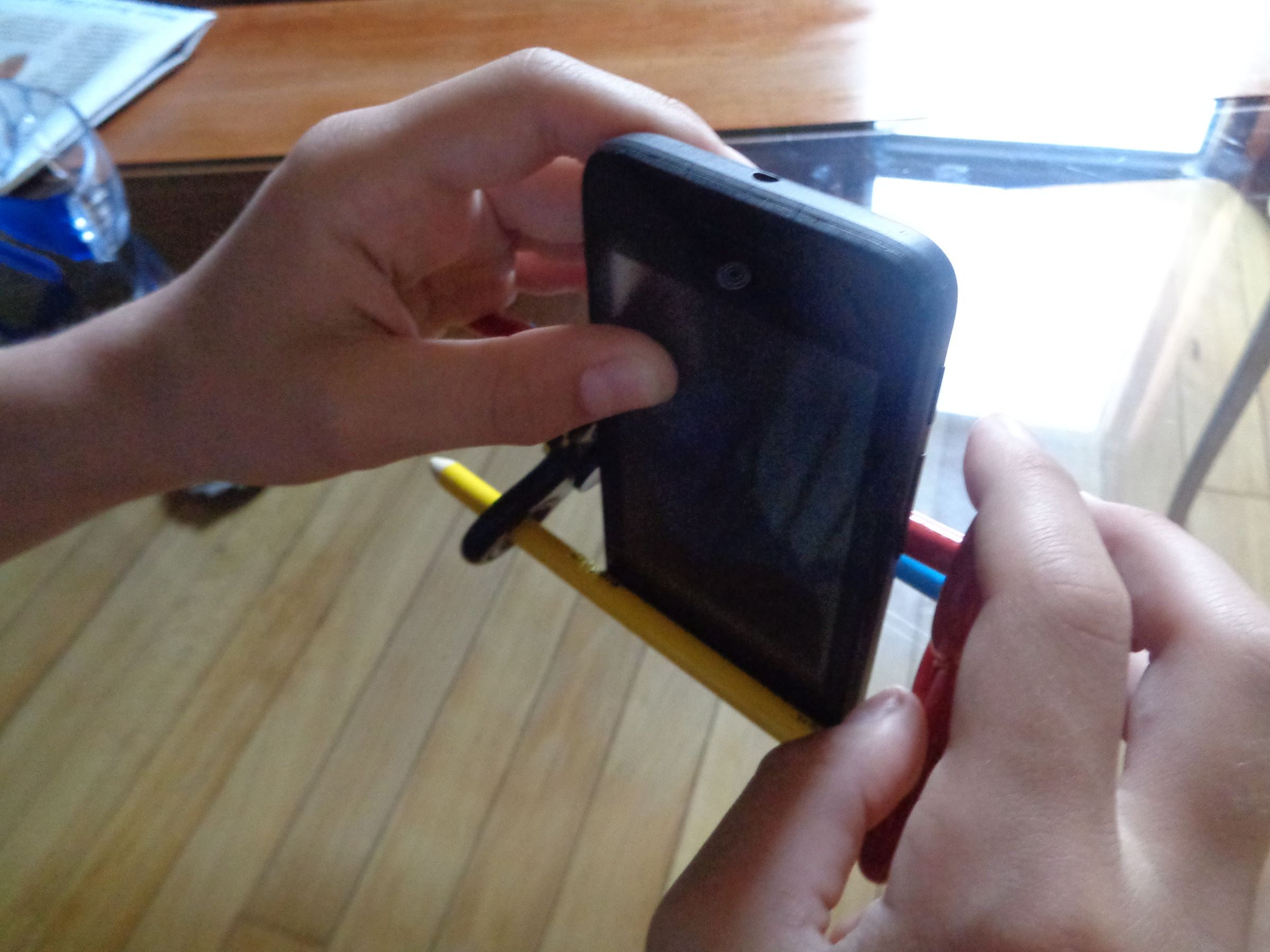 Fidget Spinner Phone Stand : 6 Steps (with Pictures) - Instructables