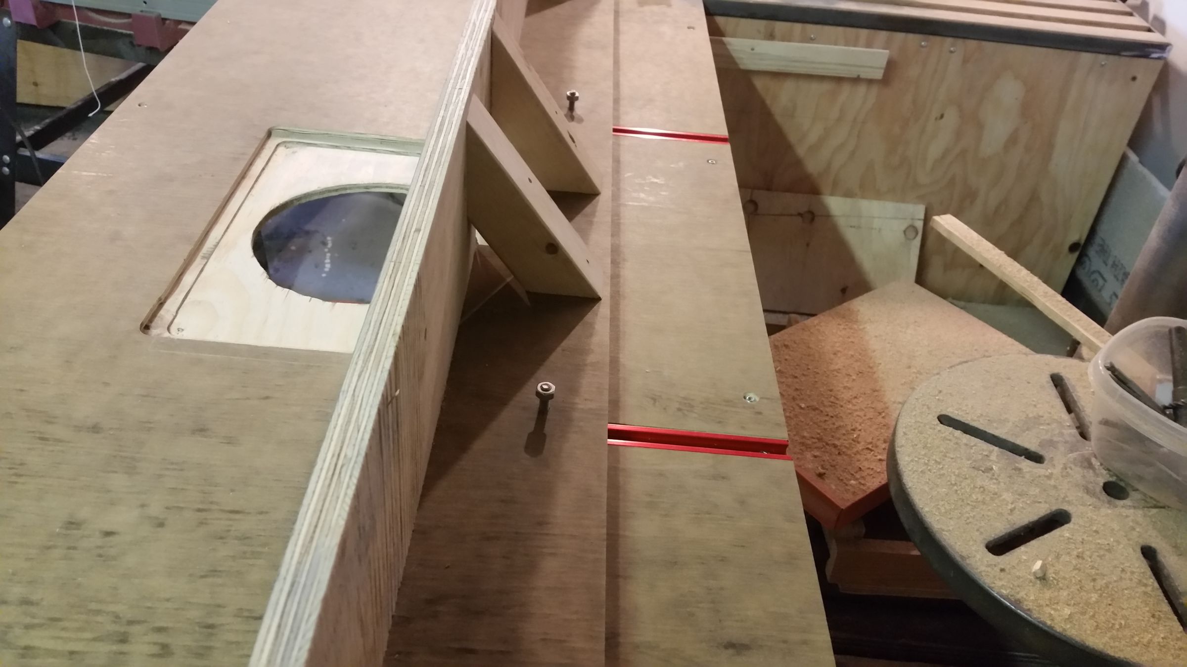 Collapsible, Stowable Router Table : 7 Steps - Instructables