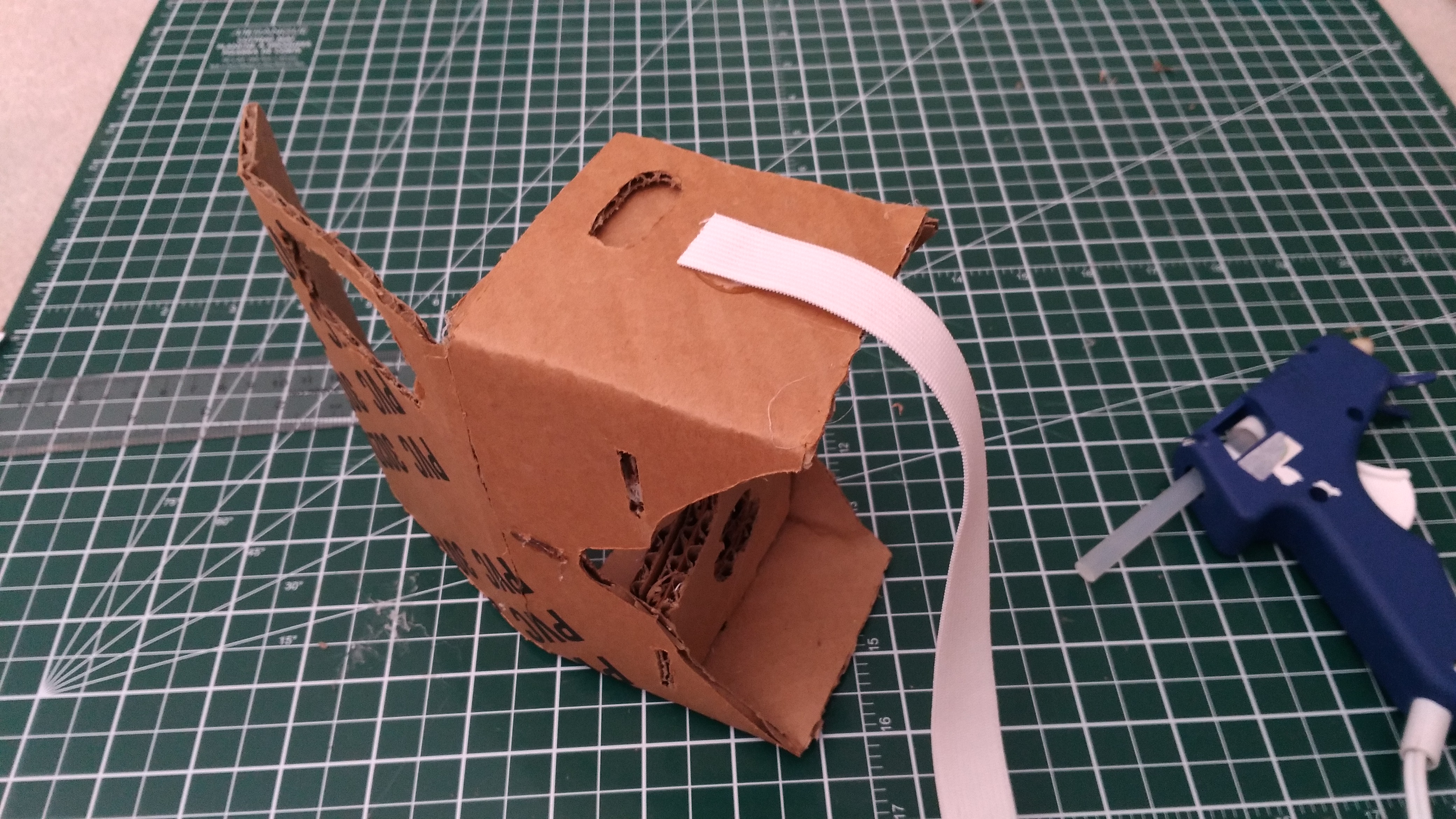 How to Make a Cardboard VR Headset : 6 Steps - Instructables