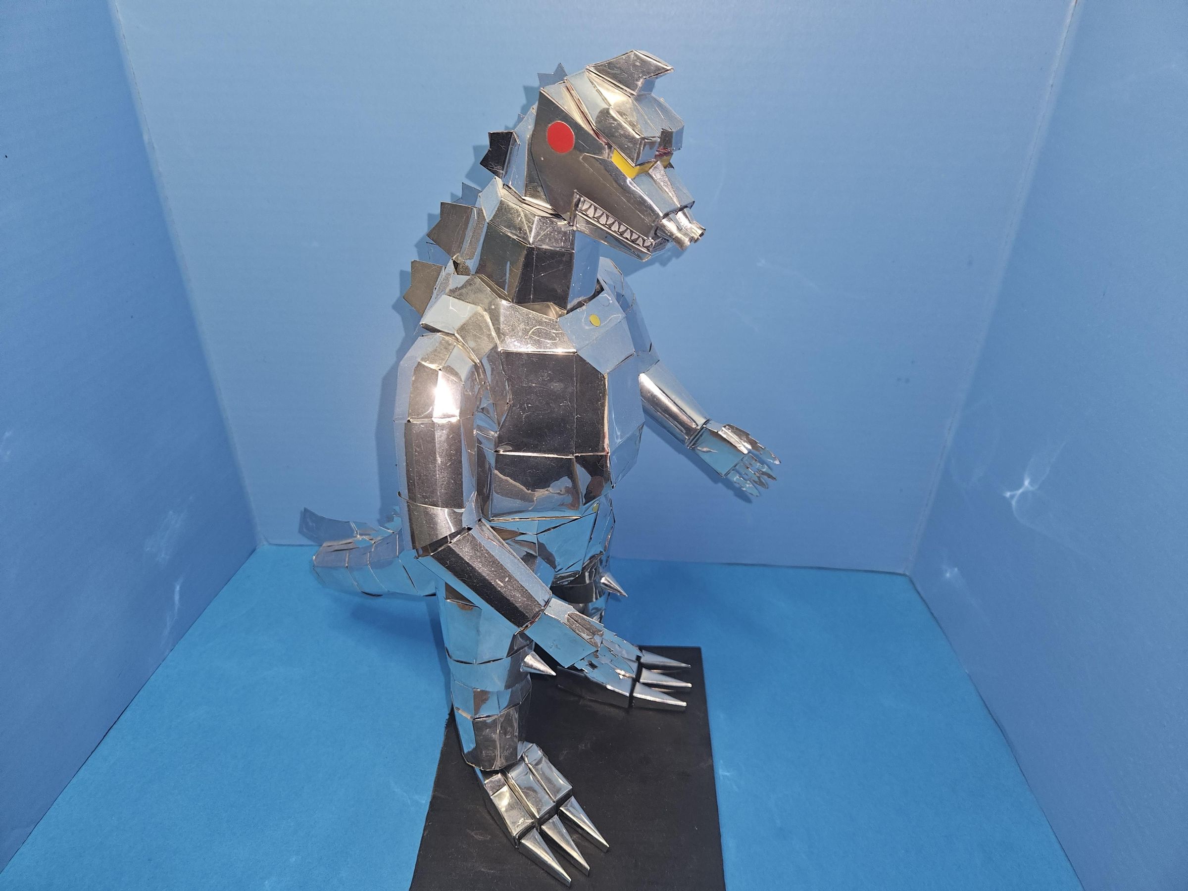 How I Built a MechaGodzilla Out of Soda Cans: Aluminum Can Monsterverse ...