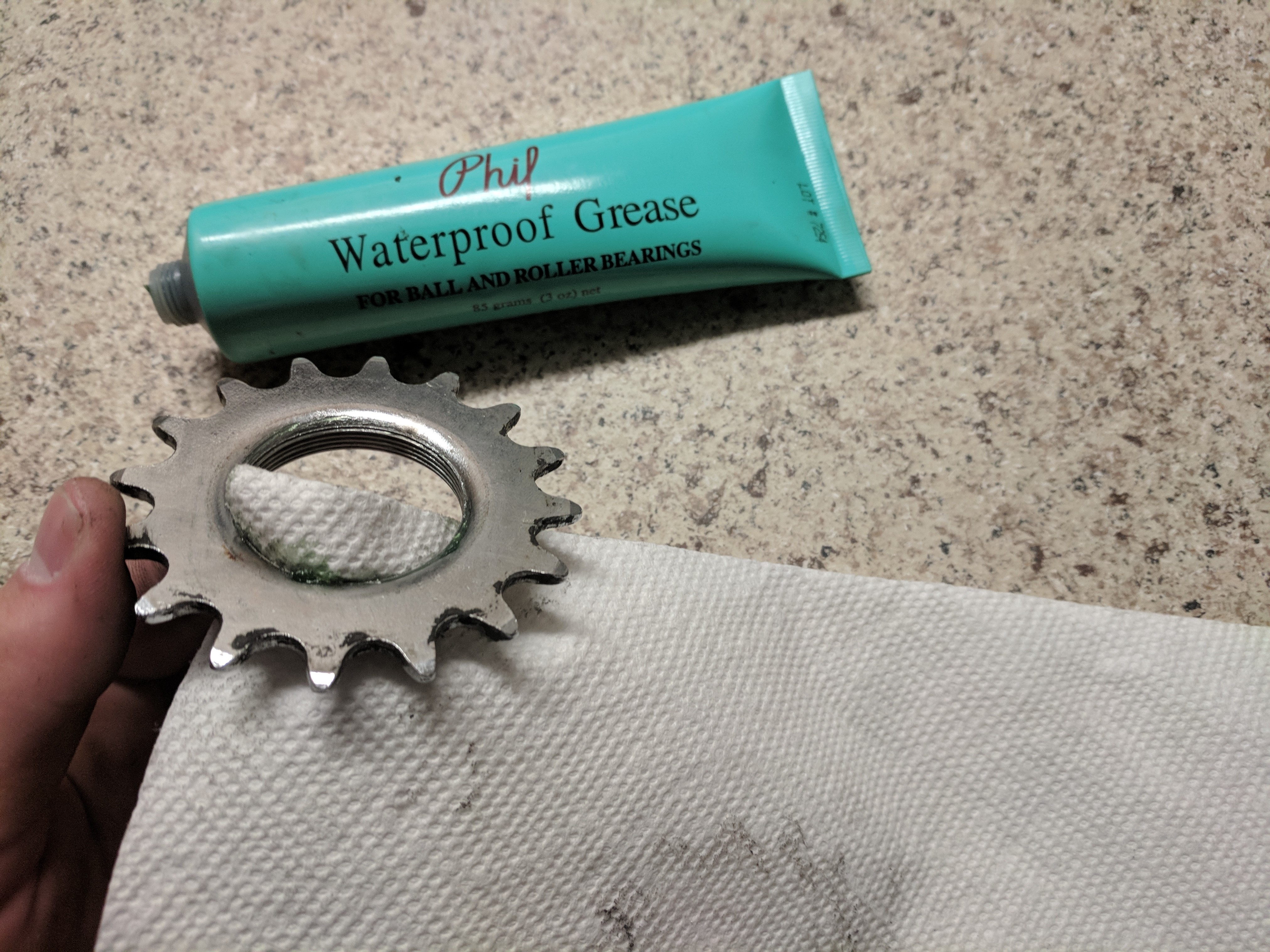 Replacing the Lockring and Cog on a Fixed-Gear Bike : 8 Steps ...