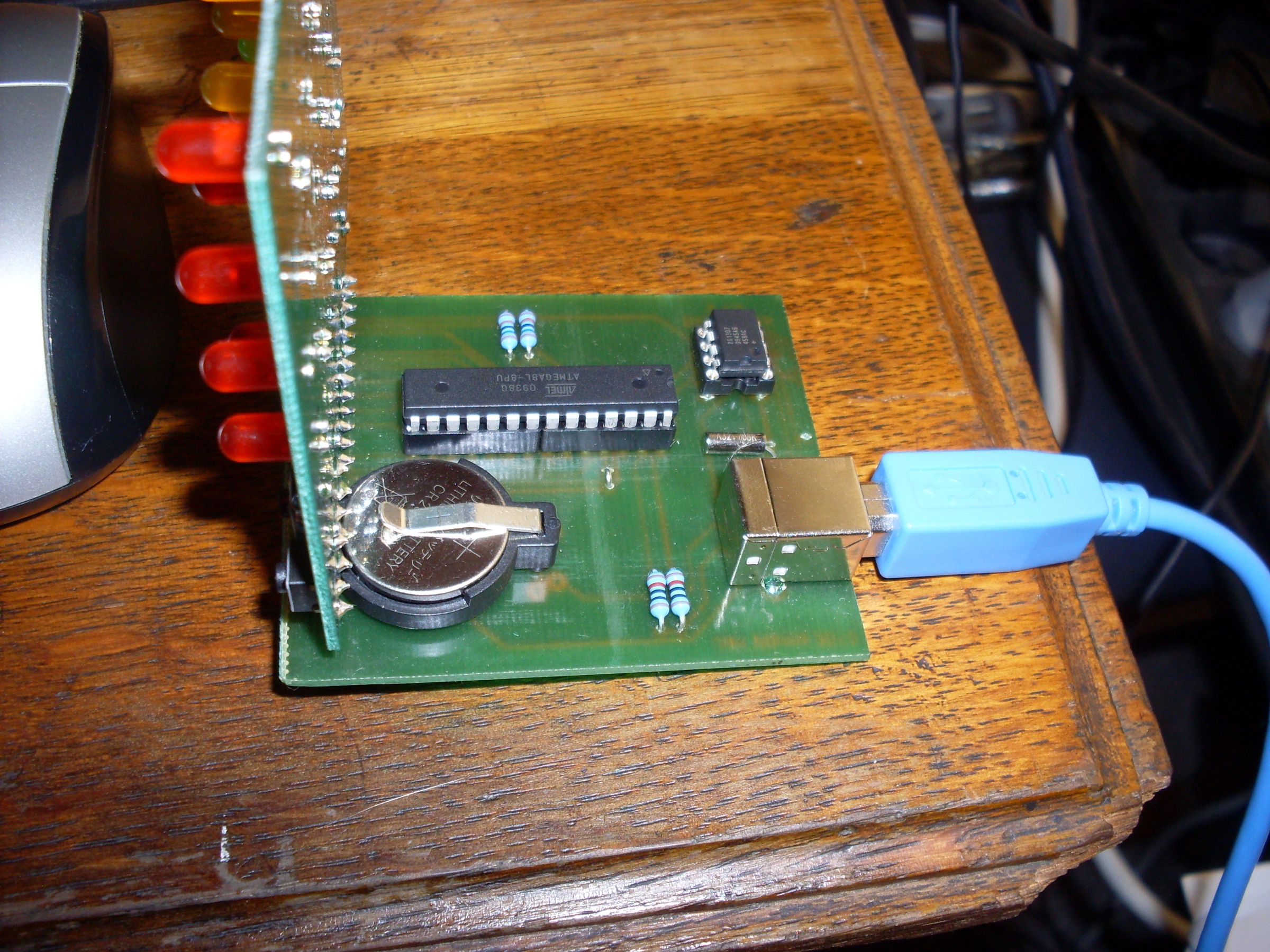 A Simple USB-powered Binary Clock : 3 Steps - Instructables