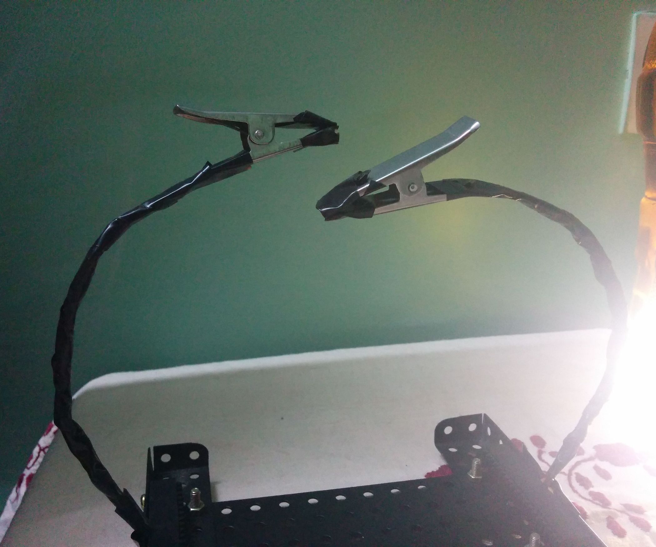 Dirt Cheap DIY Helping Hands! : 5 Steps (with Pictures) - Instructables