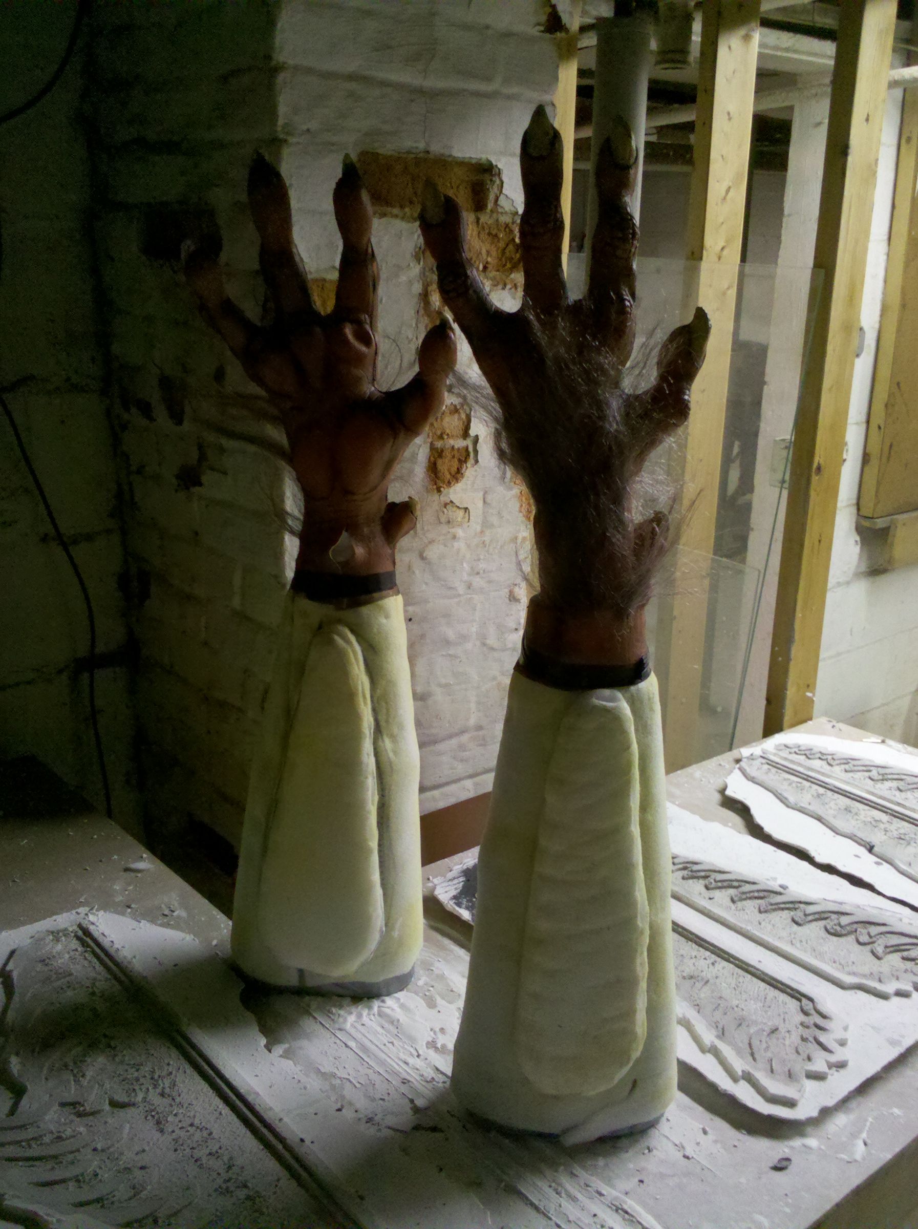 "Creature Reacher" 9 Ft Werewolf Monster Costume : 5 Steps (with ...