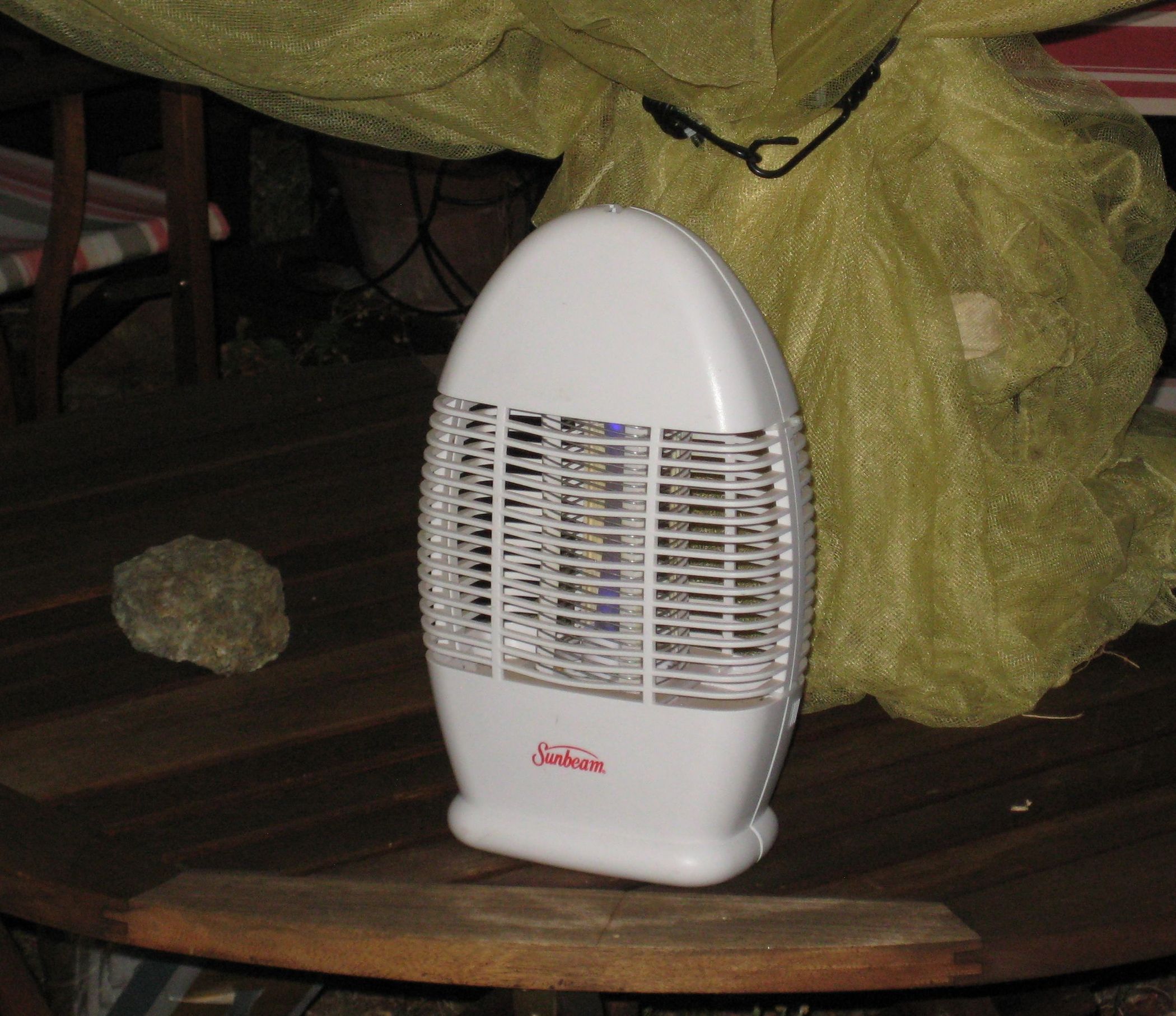 UltraViolet LED Bug Zapper : 7 Steps - Instructables