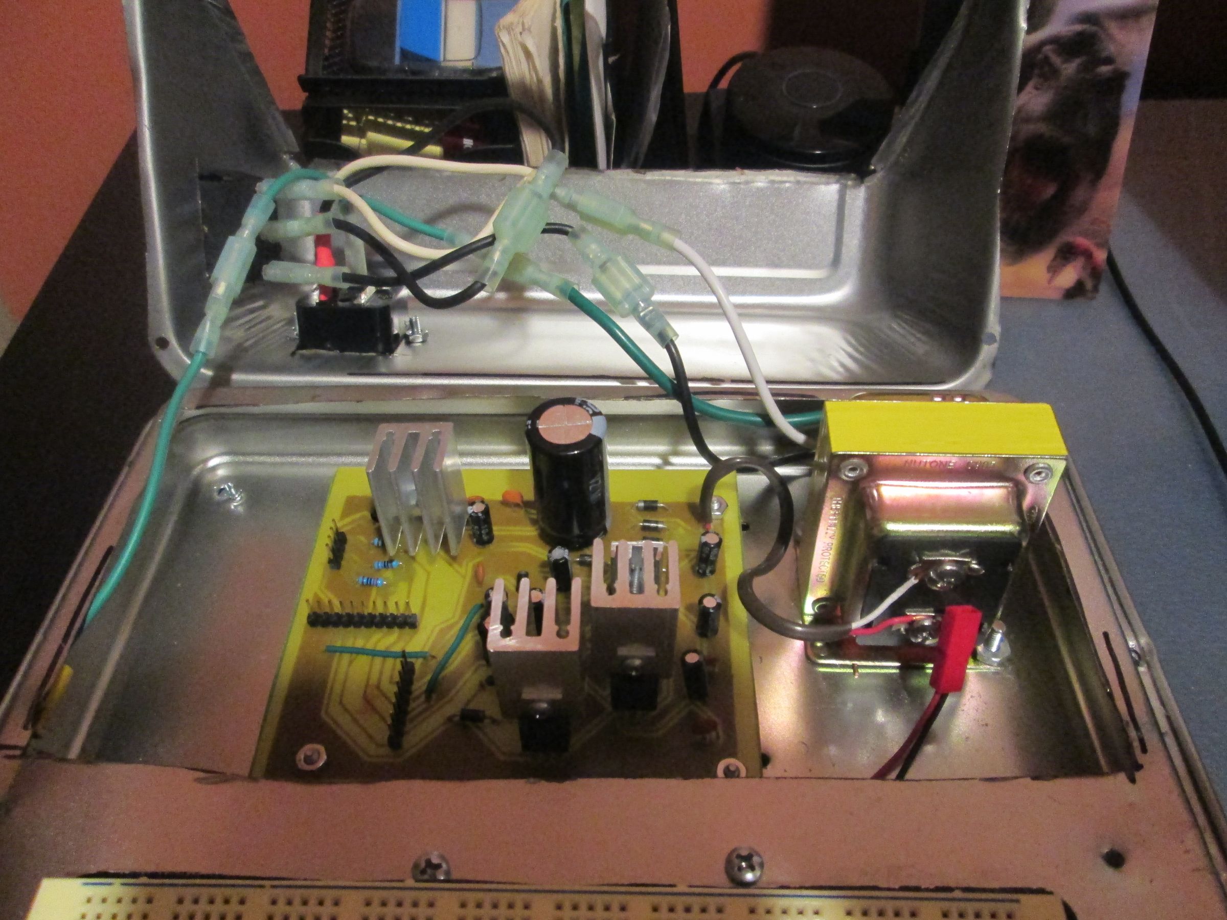 Powered Breadboard Workstation : 6 Steps (with Pictures) - Instructables