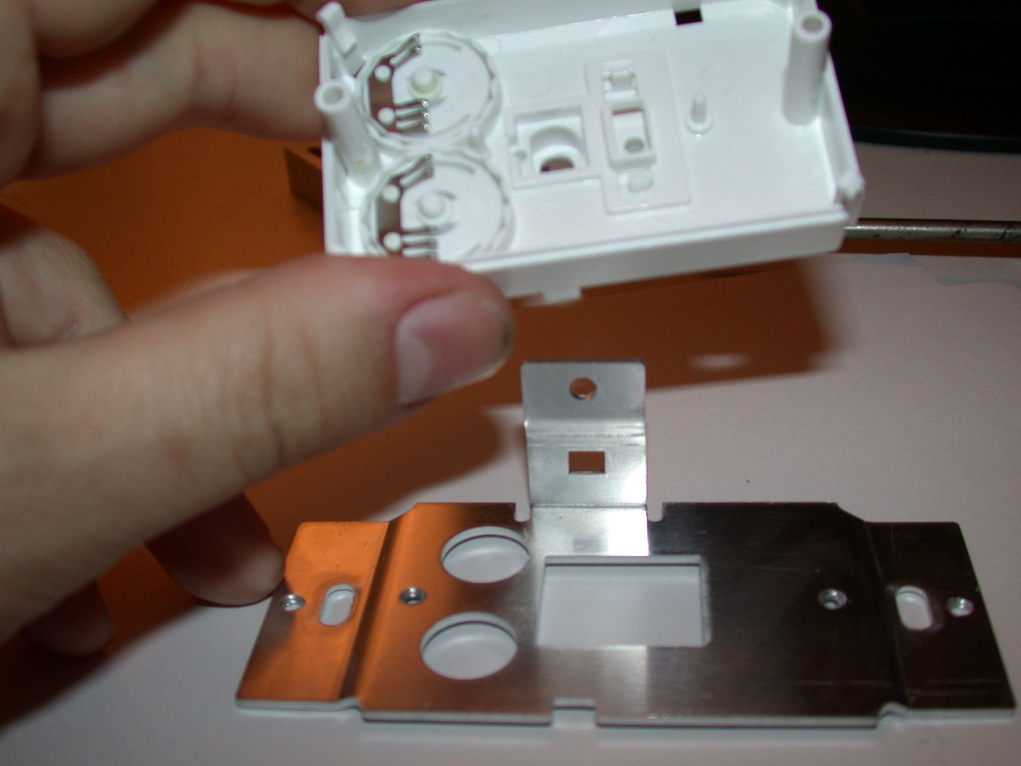 Disassemble X10 Wall Switch : 5 Steps - Instructables
