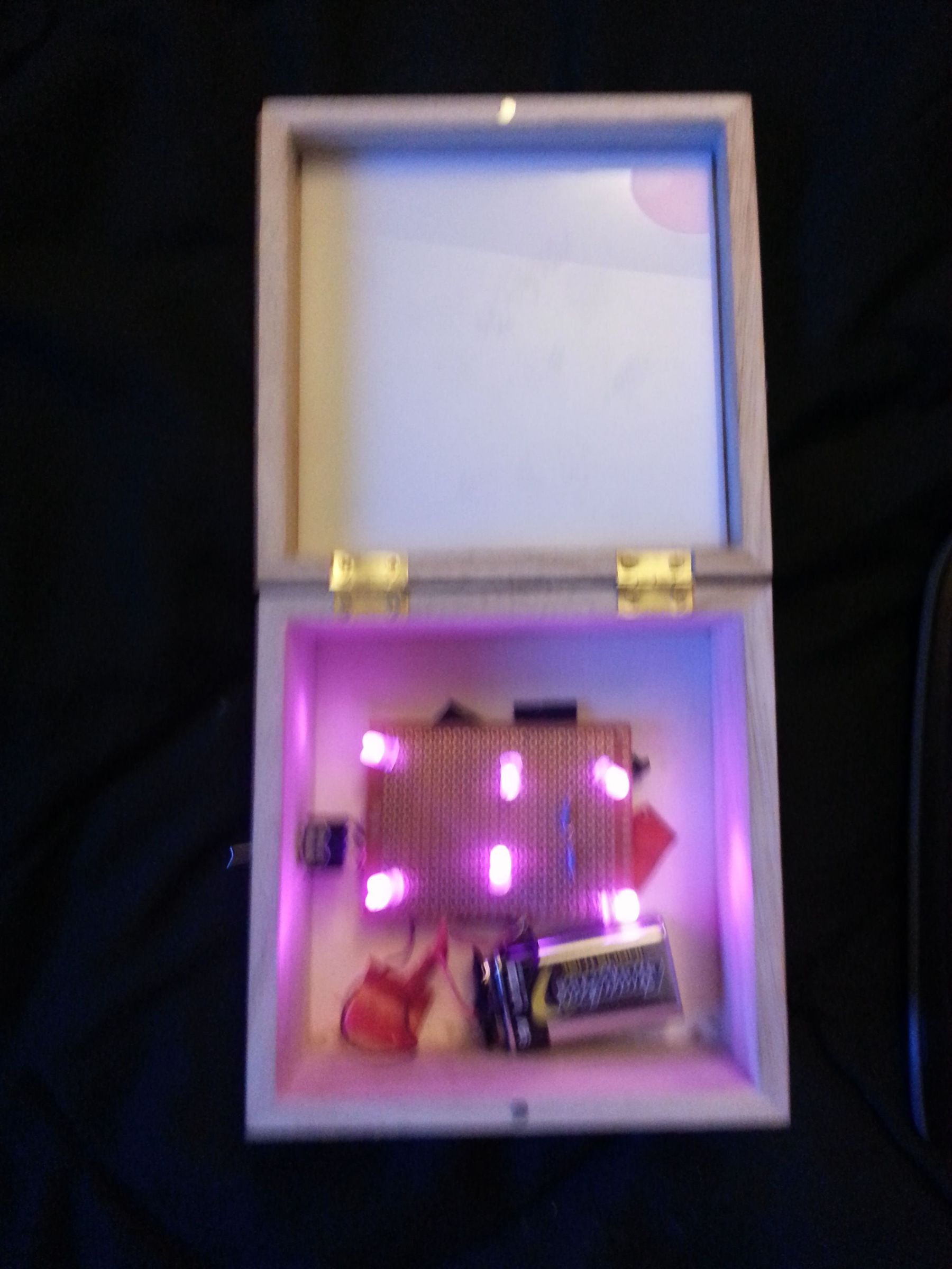 LED Light Box : 4 Steps - Instructables