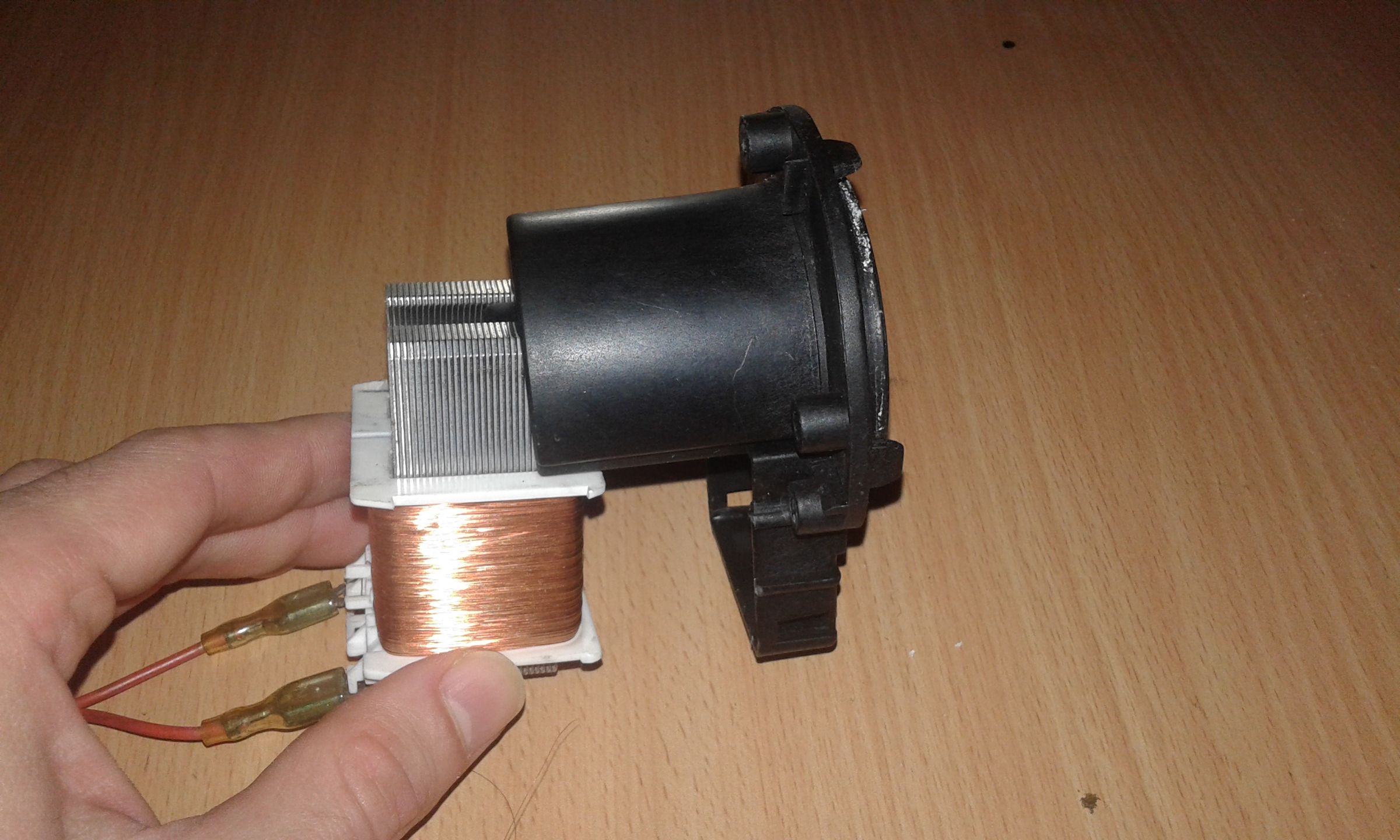 How to Make an Electromagnet : 6 Steps (with Pictures) - Instructables