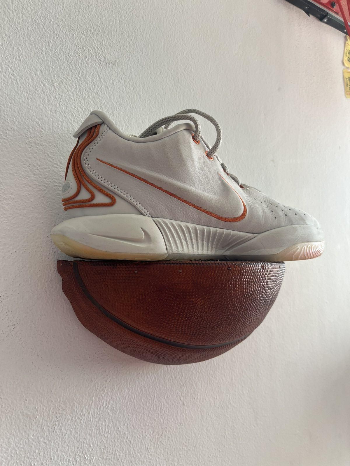 Easy Basketball Shelves : 5 Steps - Instructables
