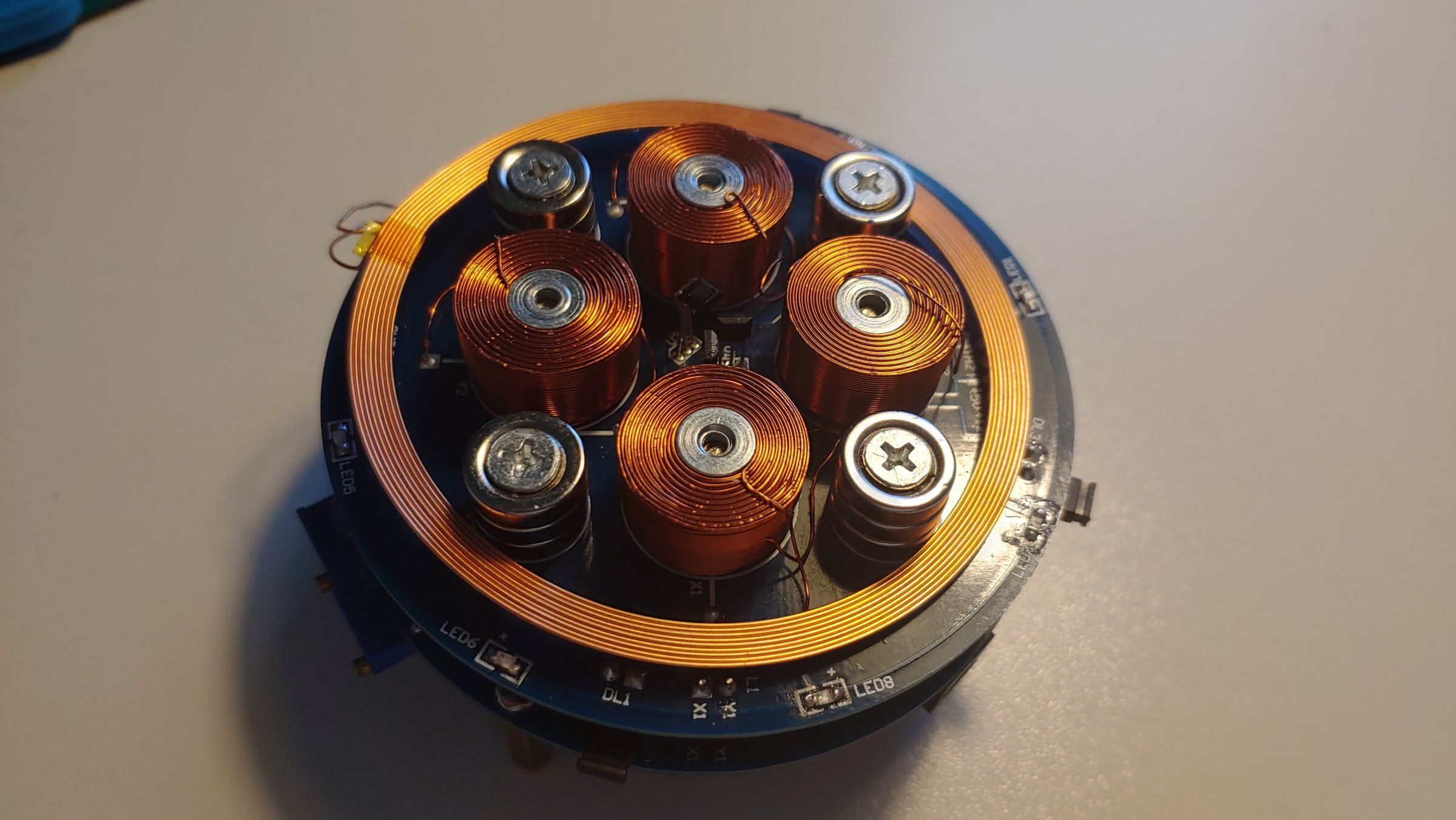 Freely Levitating Lamp : 4 Steps - Instructables