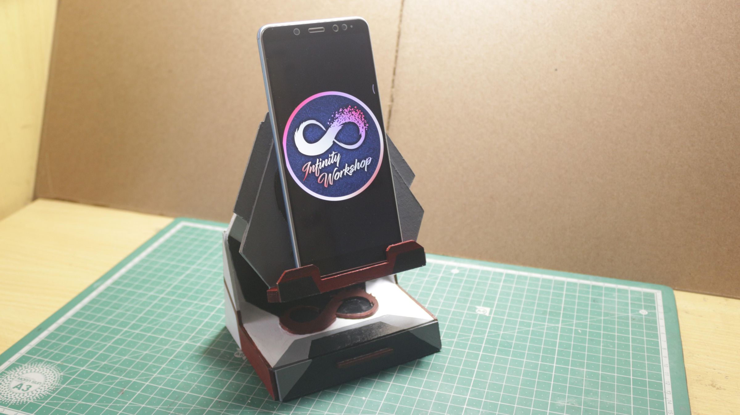 Easy Avengers Smartphone Stand : 14 Steps (with Pictures) - Instructables