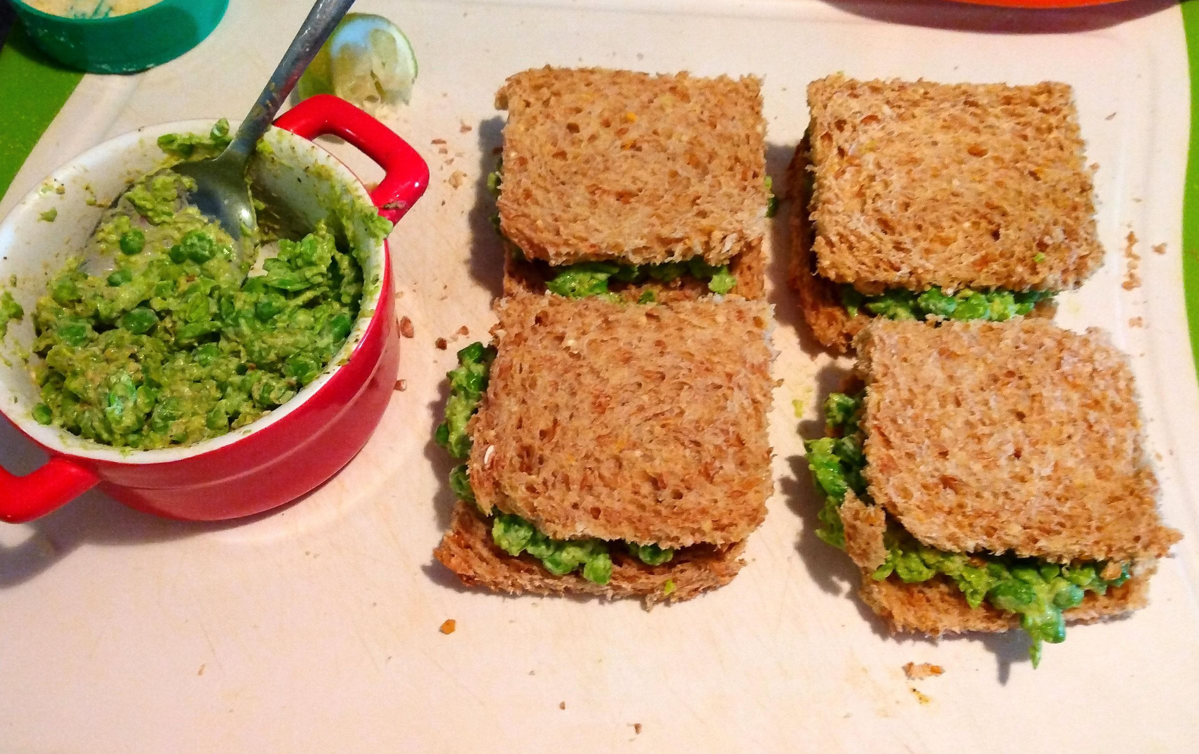 (LICKETY-SPLIT) PEA DIP FINGER SANDWICHES / HORS D'OEUVRES : 5 Steps ...