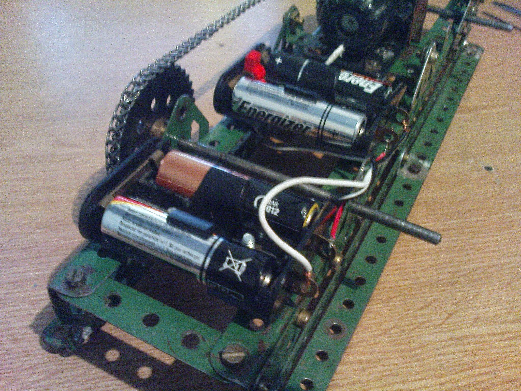 Meccano Walking Machine : 9 Steps - Instructables