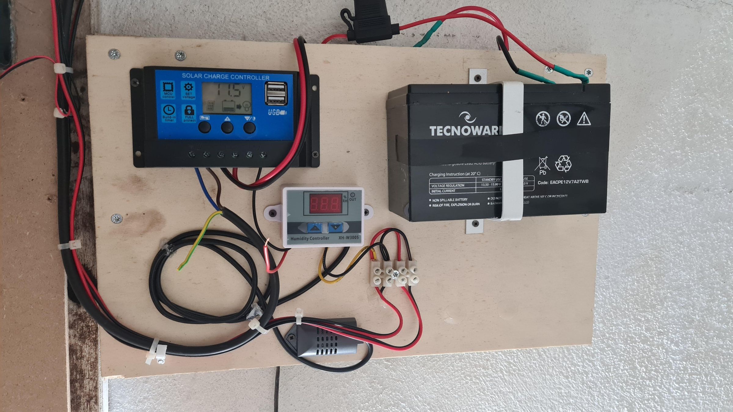 Solar Powered Humidity Extractor : 7 Steps (with Pictures) - Instructables