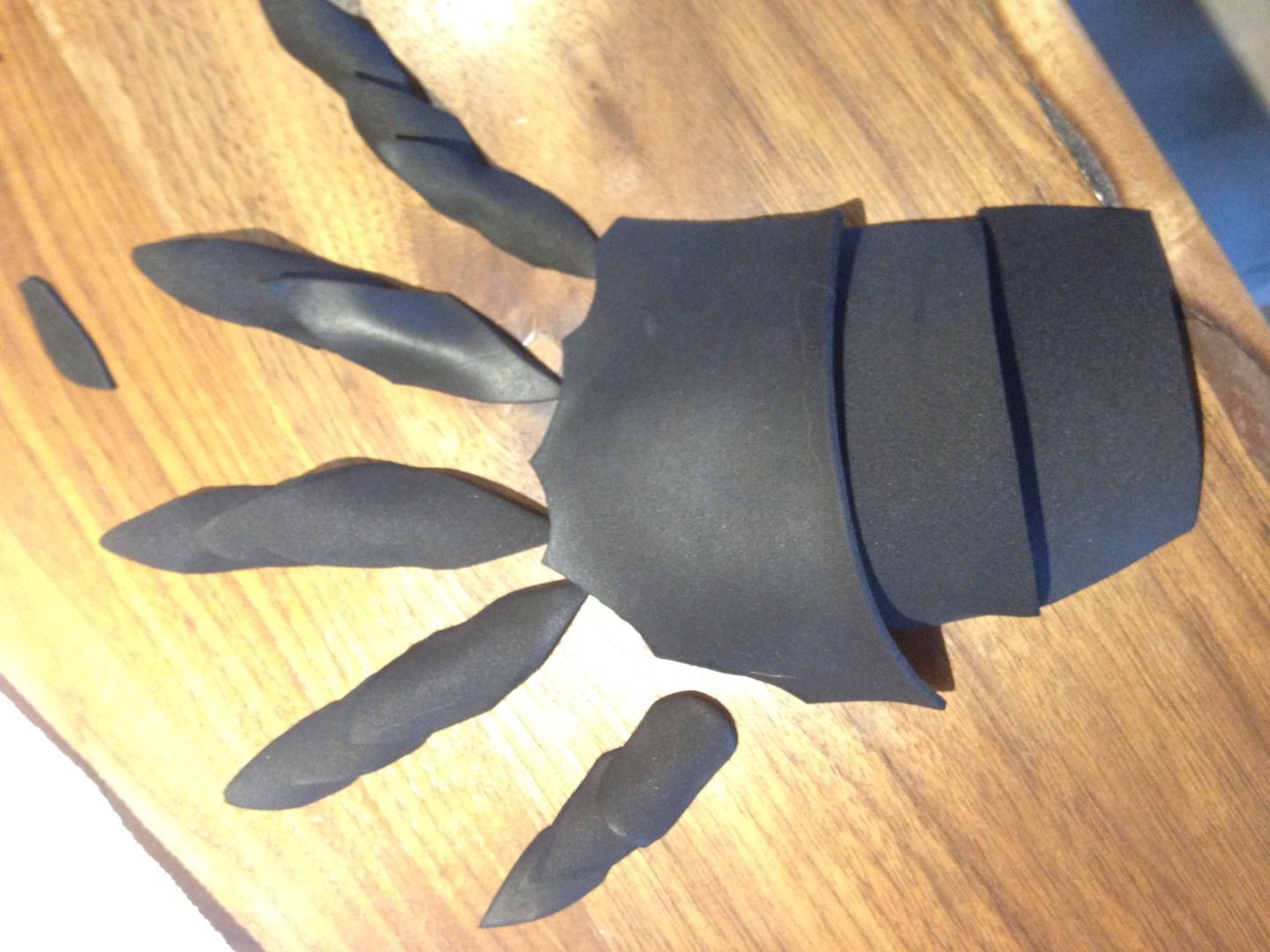 Cheep and Easy Last Minute Gauntlets : 6 Steps - Instructables