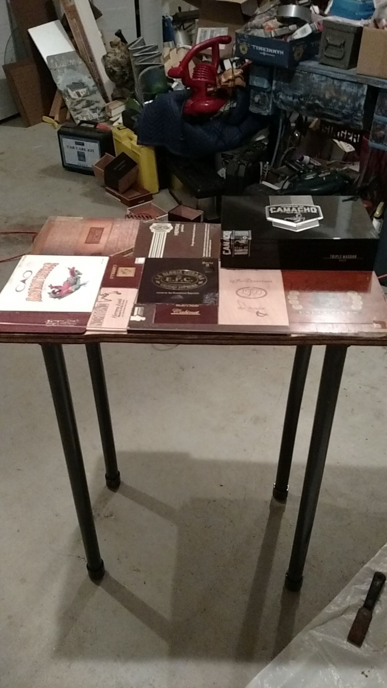 Cigar Box Top Table : 4 Steps - Instructables