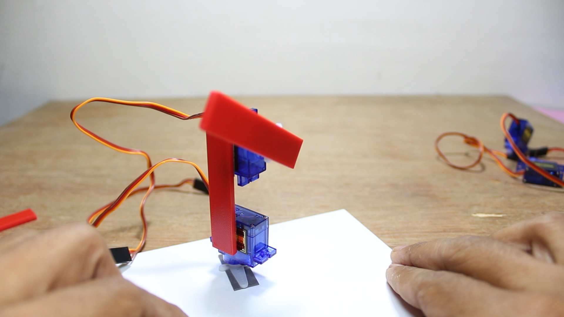 How to Make Record and Play Servo Based Robotic Arm : 4 Steps (with ...